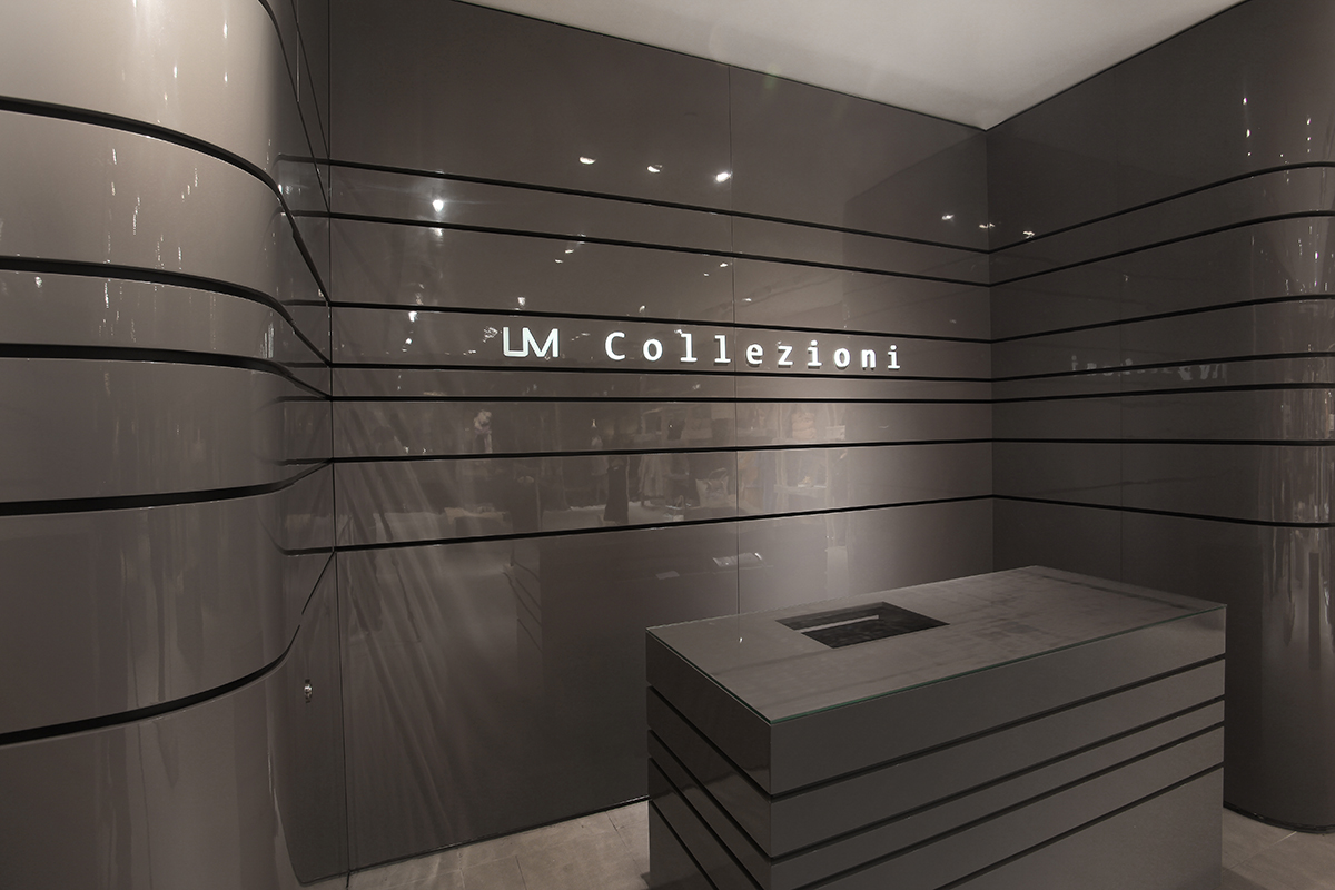 UM Collezioni Female Top Fashion Multi- brand Store by AS Design ...
