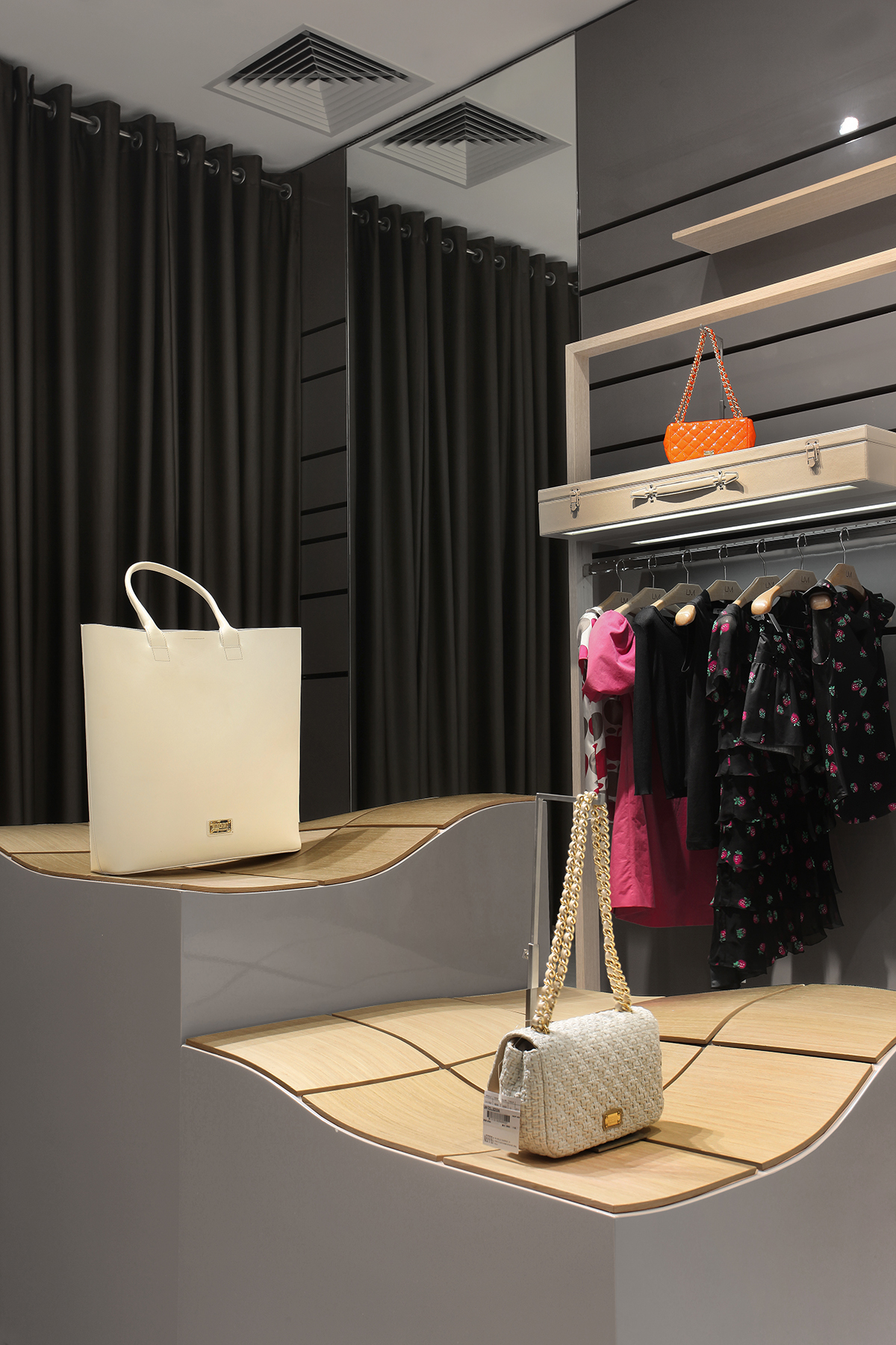UM Collezioni Female Top Fashion Multi- brand Store by AS Design ...