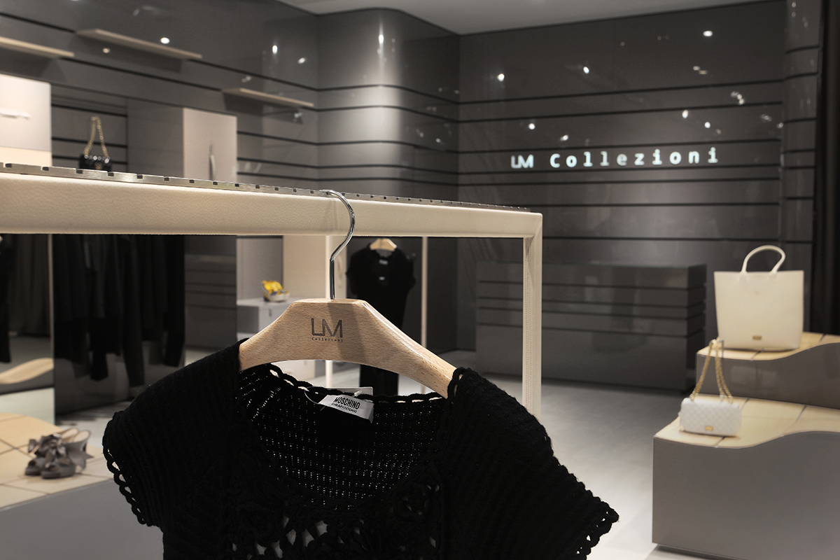 UM Collezioni Female Top Fashion Multi- brand Store by AS Design ...