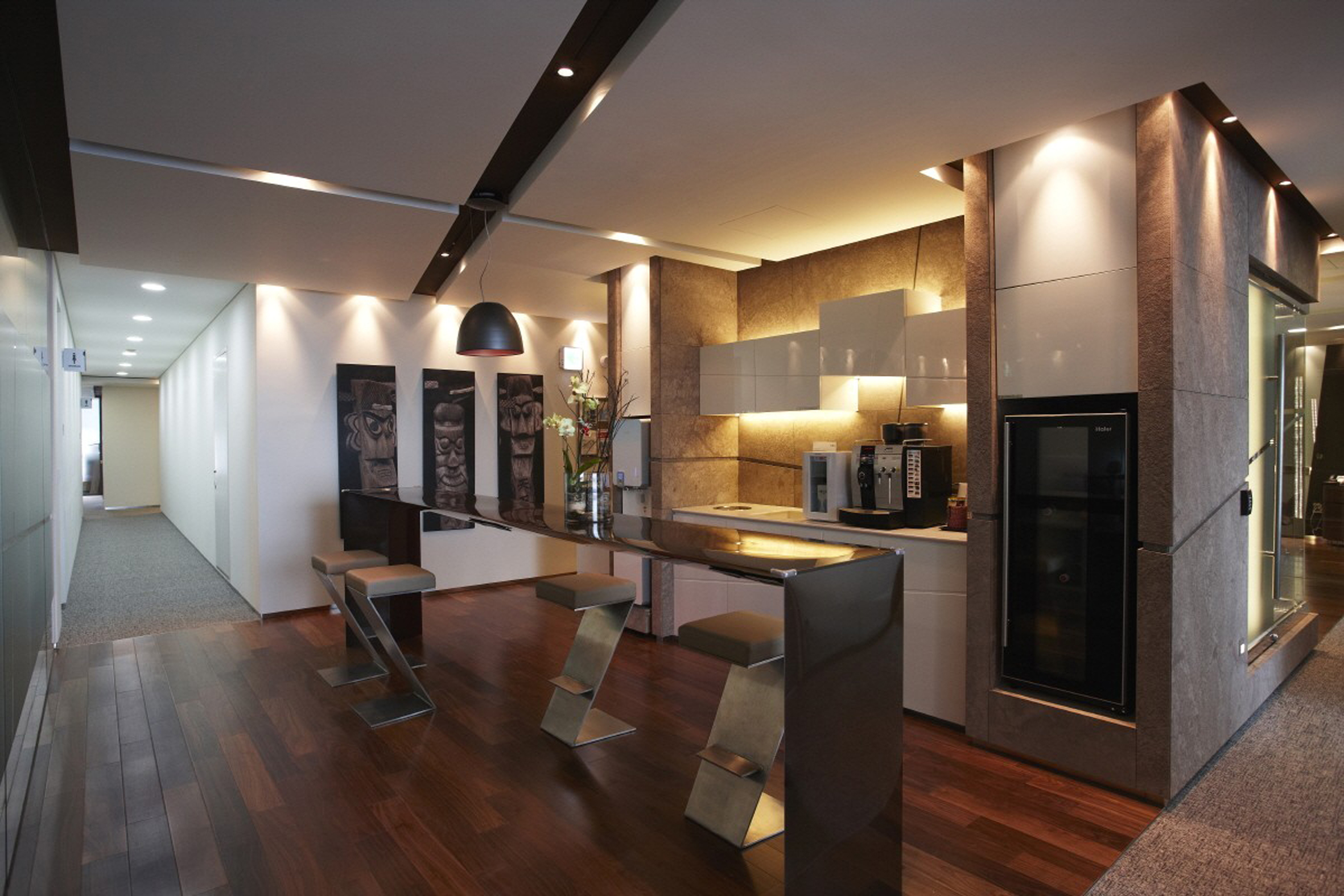 Regus Center One by D&P Associates - Architizer