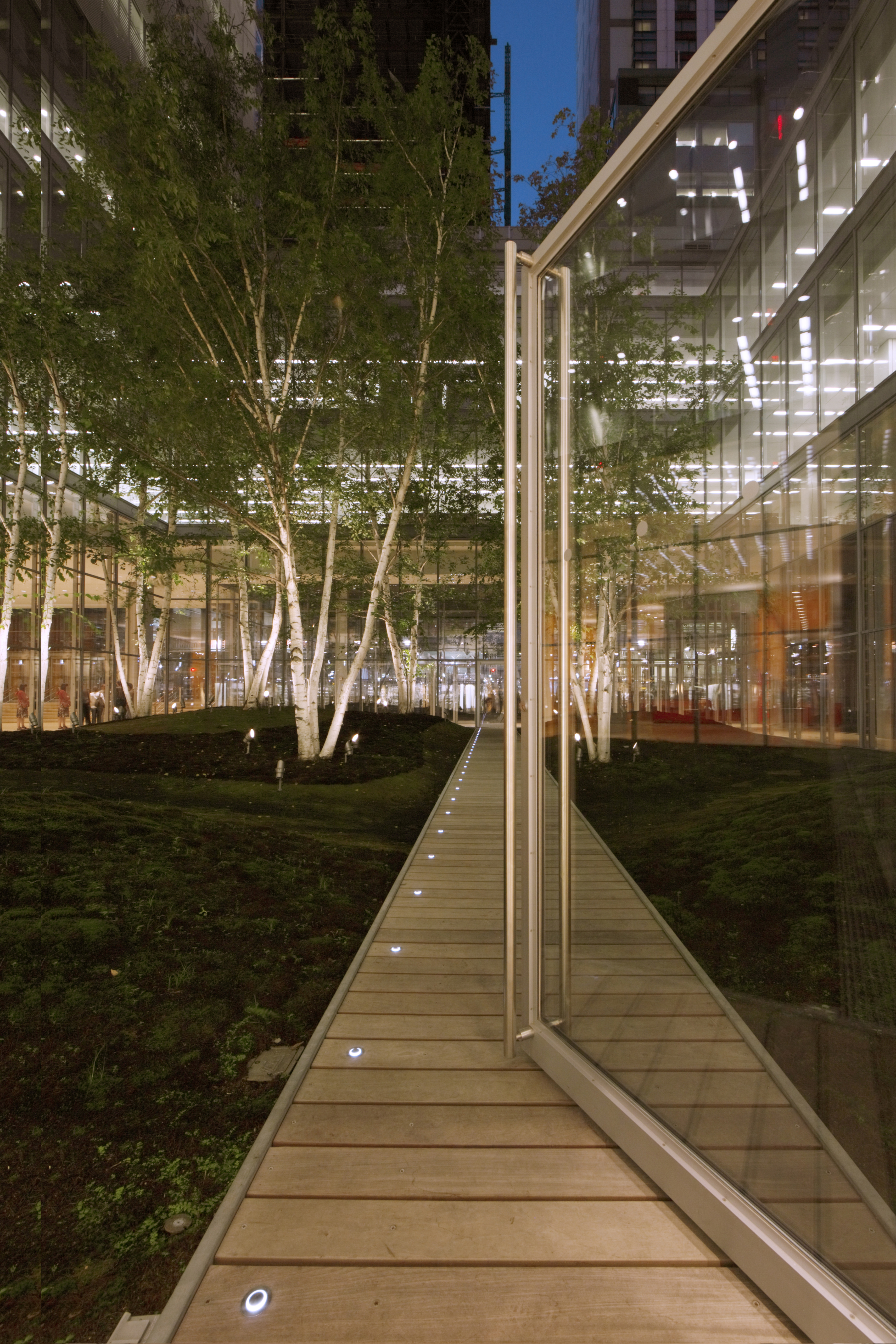 The New York Times Building by Office for Visual Interaction (OVI ...