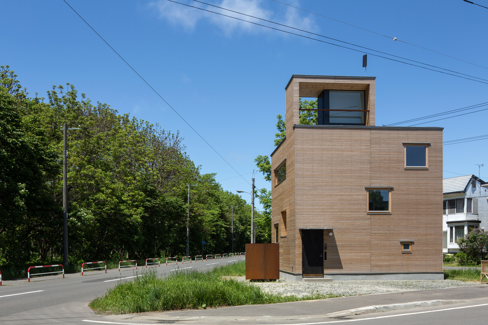 AKI - Gabled House by Akasaka Shinichiro Atelier - Architizer