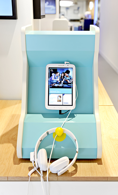 O2 Concept Store Berlin by hartmannvonsiebenthal the brand experience ...