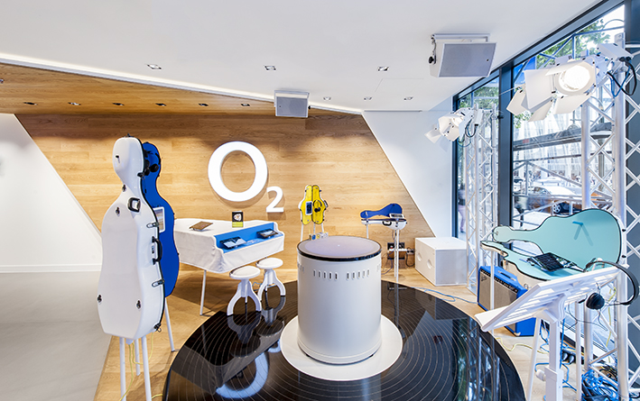 O2 Concept Store Berlin by hartmannvonsiebenthal the brand experience ...