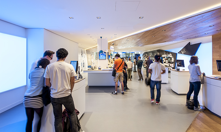 O2 Concept Store Berlin by hartmannvonsiebenthal the brand experience ...