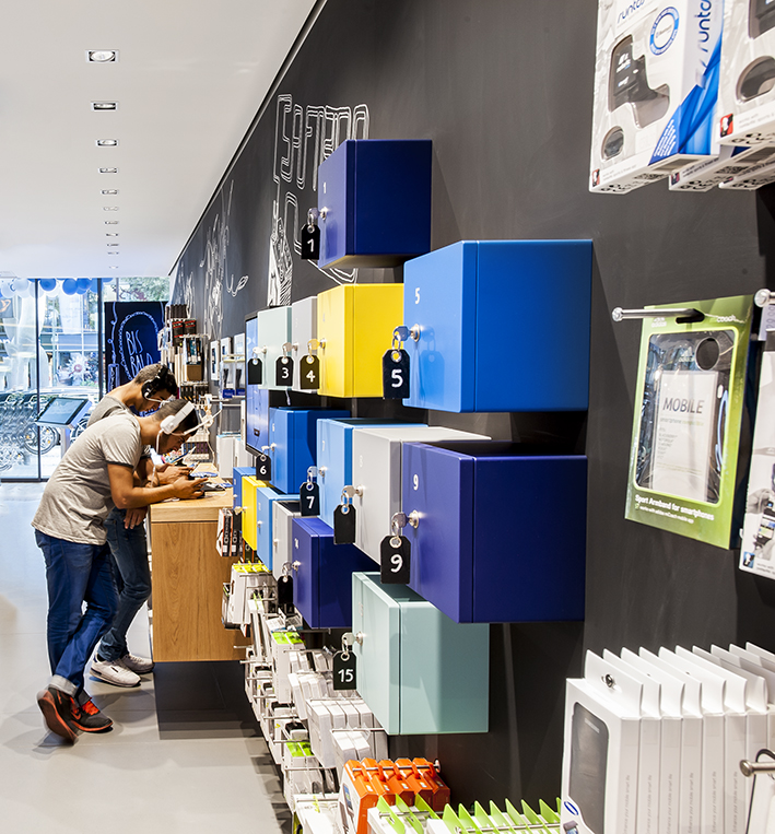O2 Concept Store Berlin by hartmannvonsiebenthal the brand experience ...