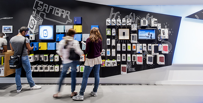 O2 Concept Store Berlin by hartmannvonsiebenthal the brand experience ...