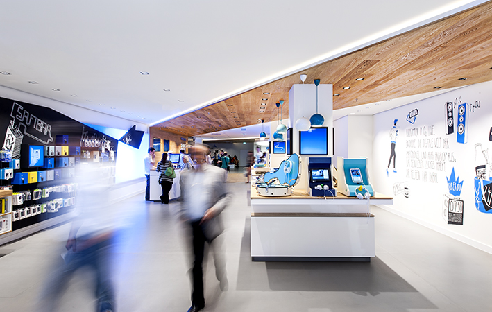 O2 Concept Store Berlin by hartmannvonsiebenthal the brand experience ...