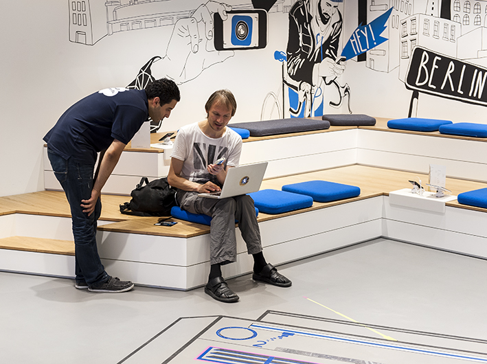 O2 Concept Store Berlin by hartmannvonsiebenthal the brand experience ...