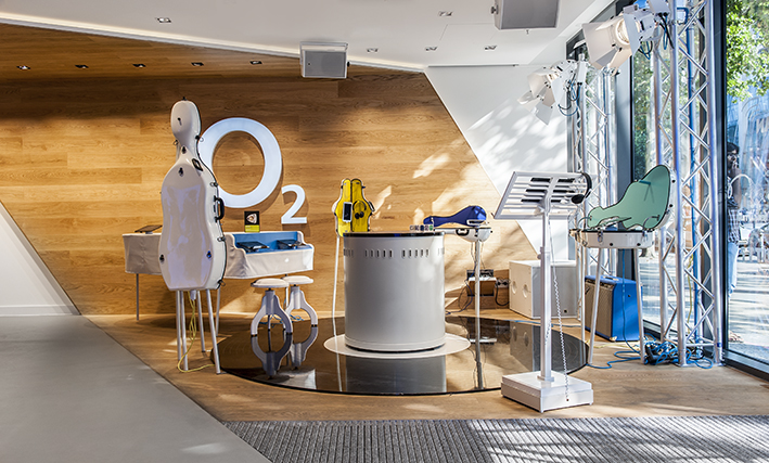 O2 Concept Store Berlin by hartmannvonsiebenthal the brand experience ...