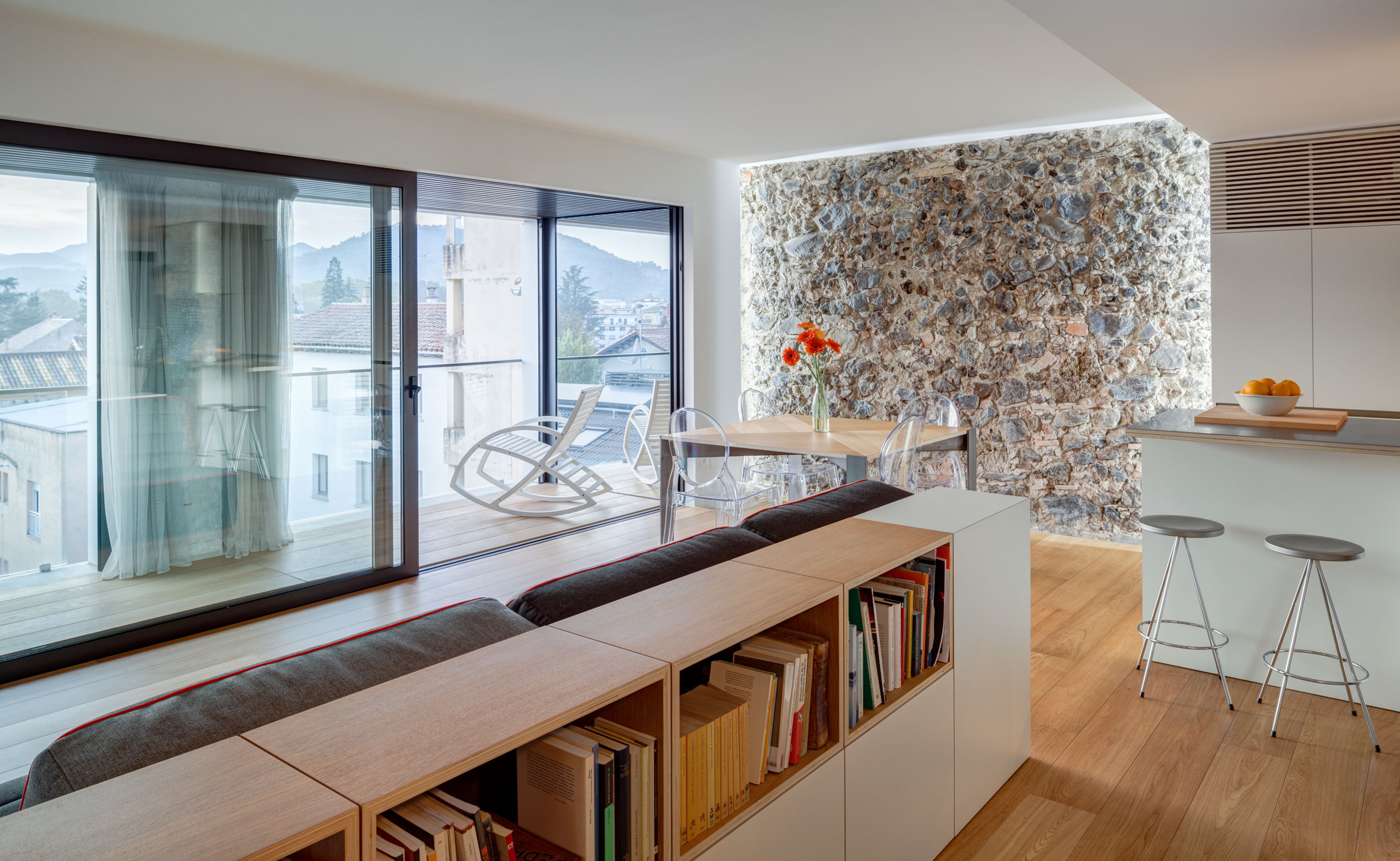 REAR WINDOW by arnau estudi d'arquitectura - Architizer