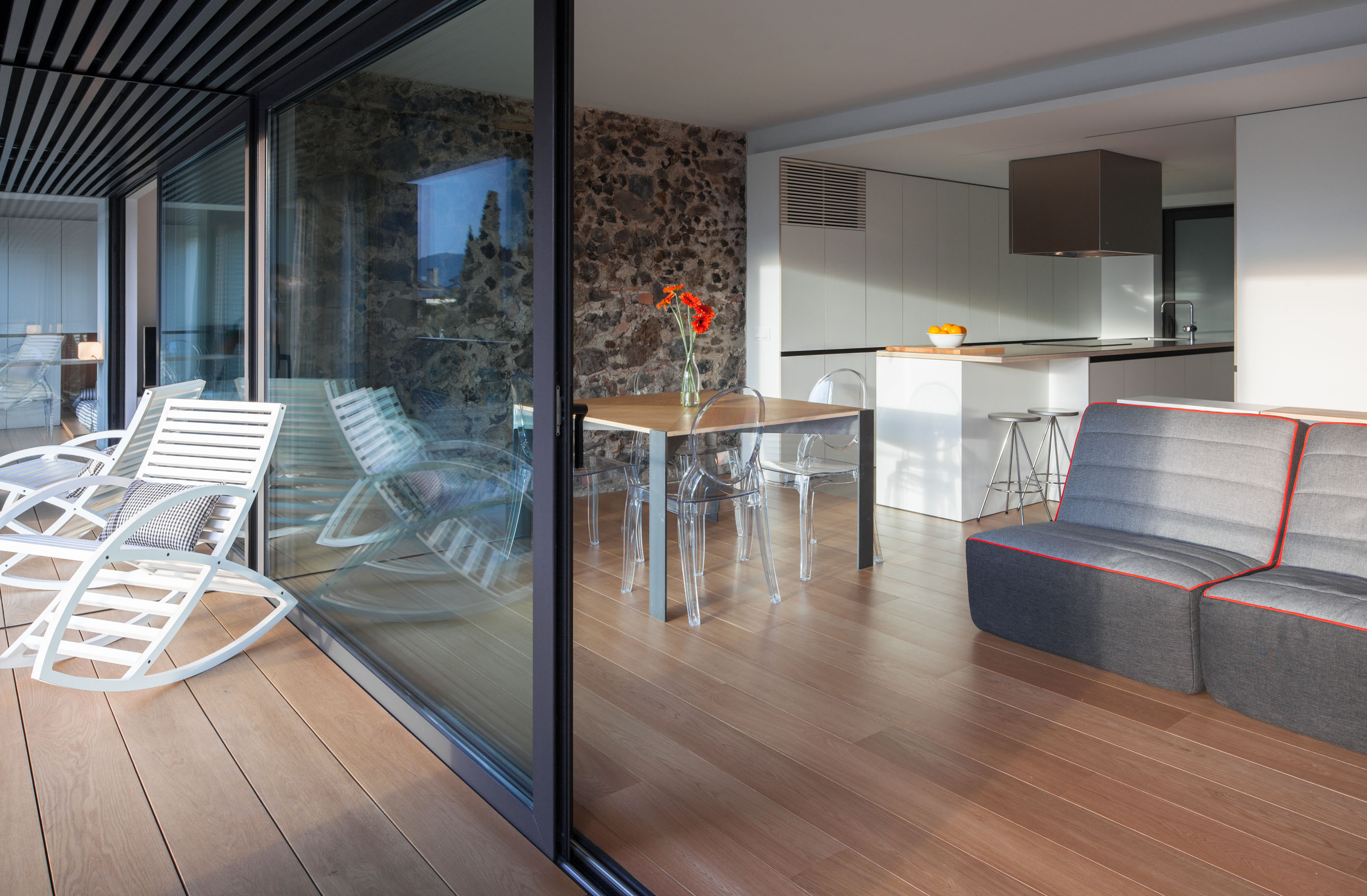 REAR WINDOW by arnau estudi d'arquitectura - Architizer