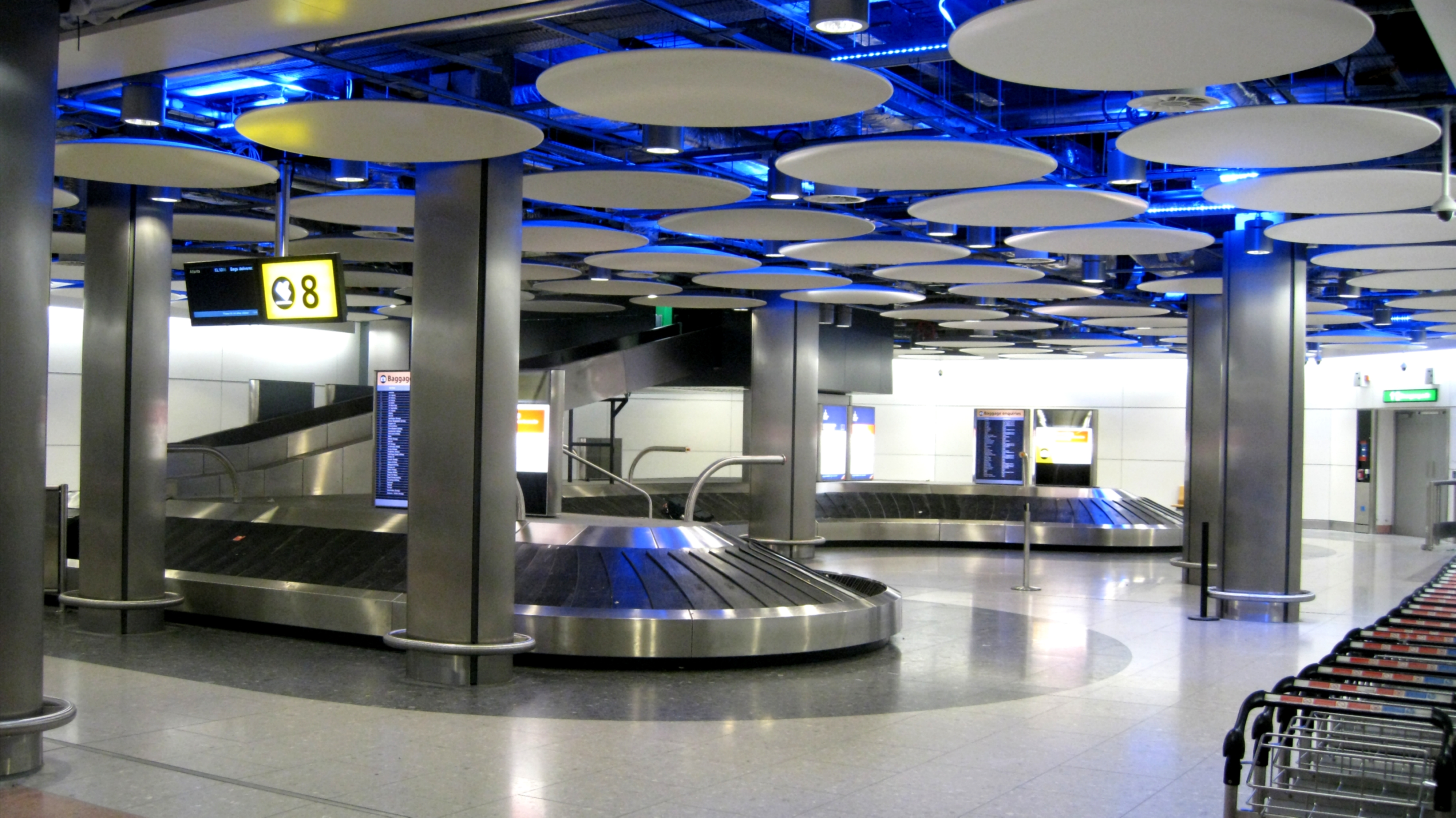 Baggage Reclaim Hall T4, London Heathrow by Gebler Tooth Architects ...