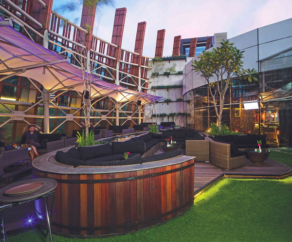 THE 7TH EXODUS LOUNGE, KUNINGAN CITY by Julio Architect & Partners ...