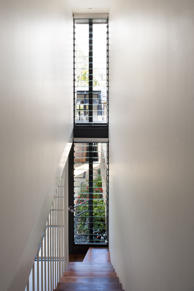 Upside-Down-Back-To-Front-House by Carter Williamson Architects ...