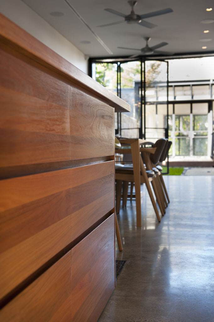 Upside-Down-Back-To-Front-House by Carter Williamson Architects ...