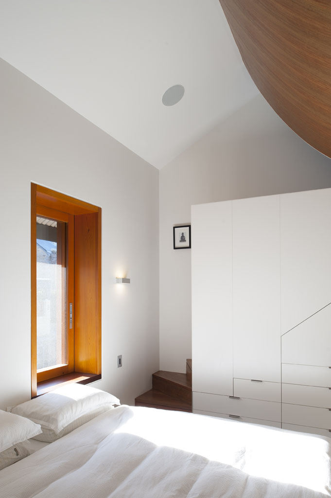 Upside-Down-Back-To-Front-House by Carter Williamson Architects ...