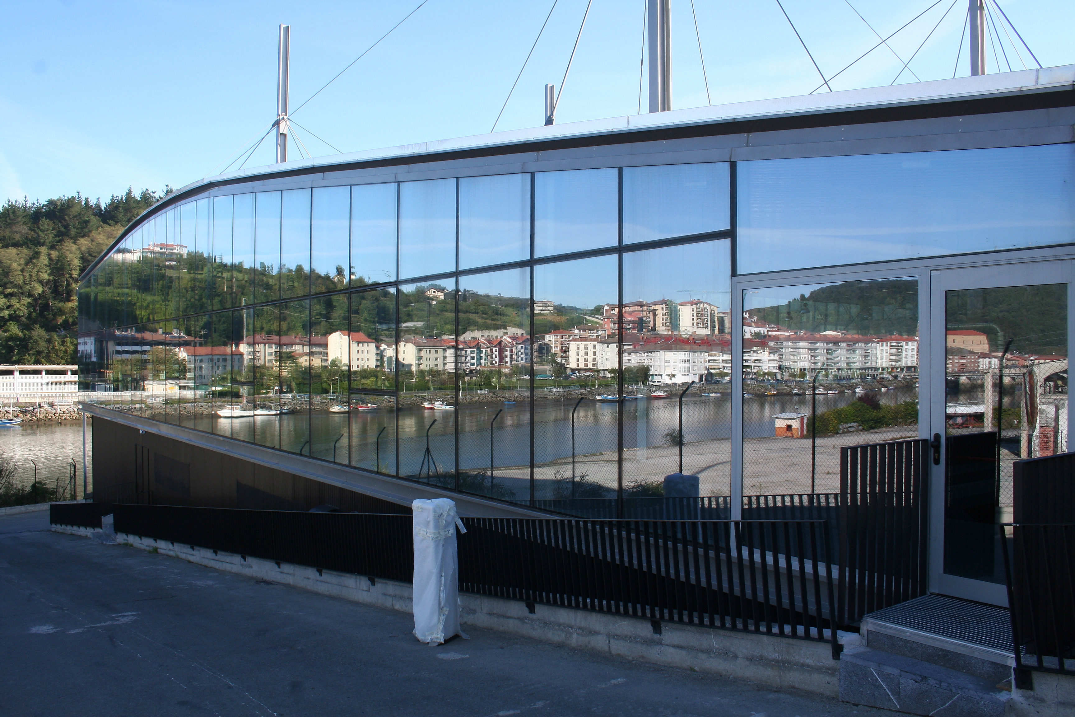 SPORTS TECHNIFICATION CENTRE FOR ROWING AND CANOEING ORIO by MANU ...