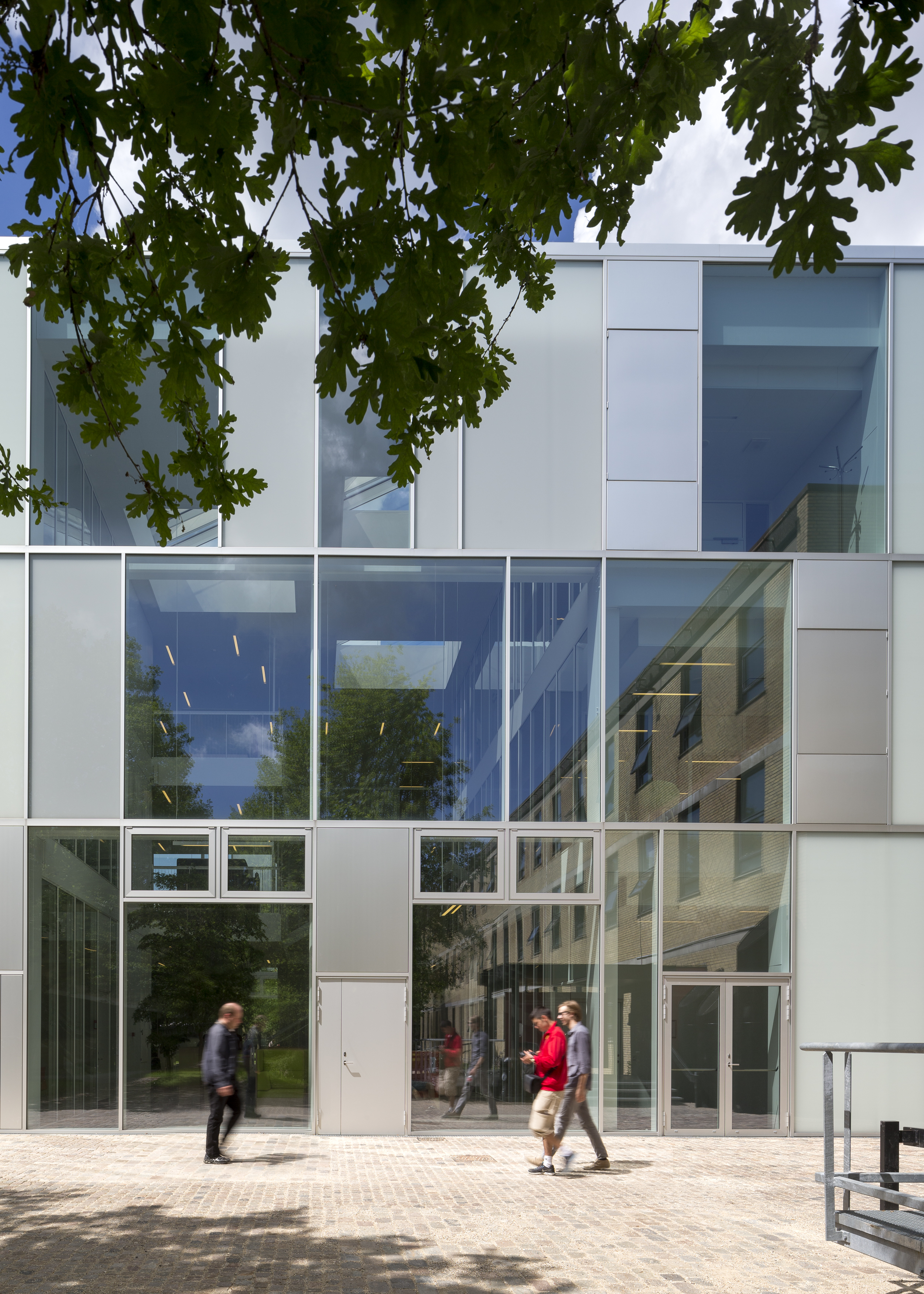 Revolutionary hybrid ventilation system, for new research building ...