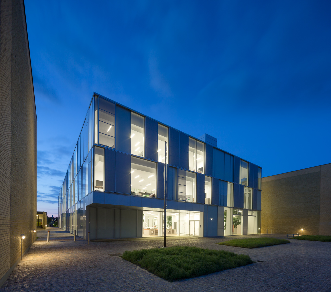 Revolutionary hybrid ventilation system, for new research building ...