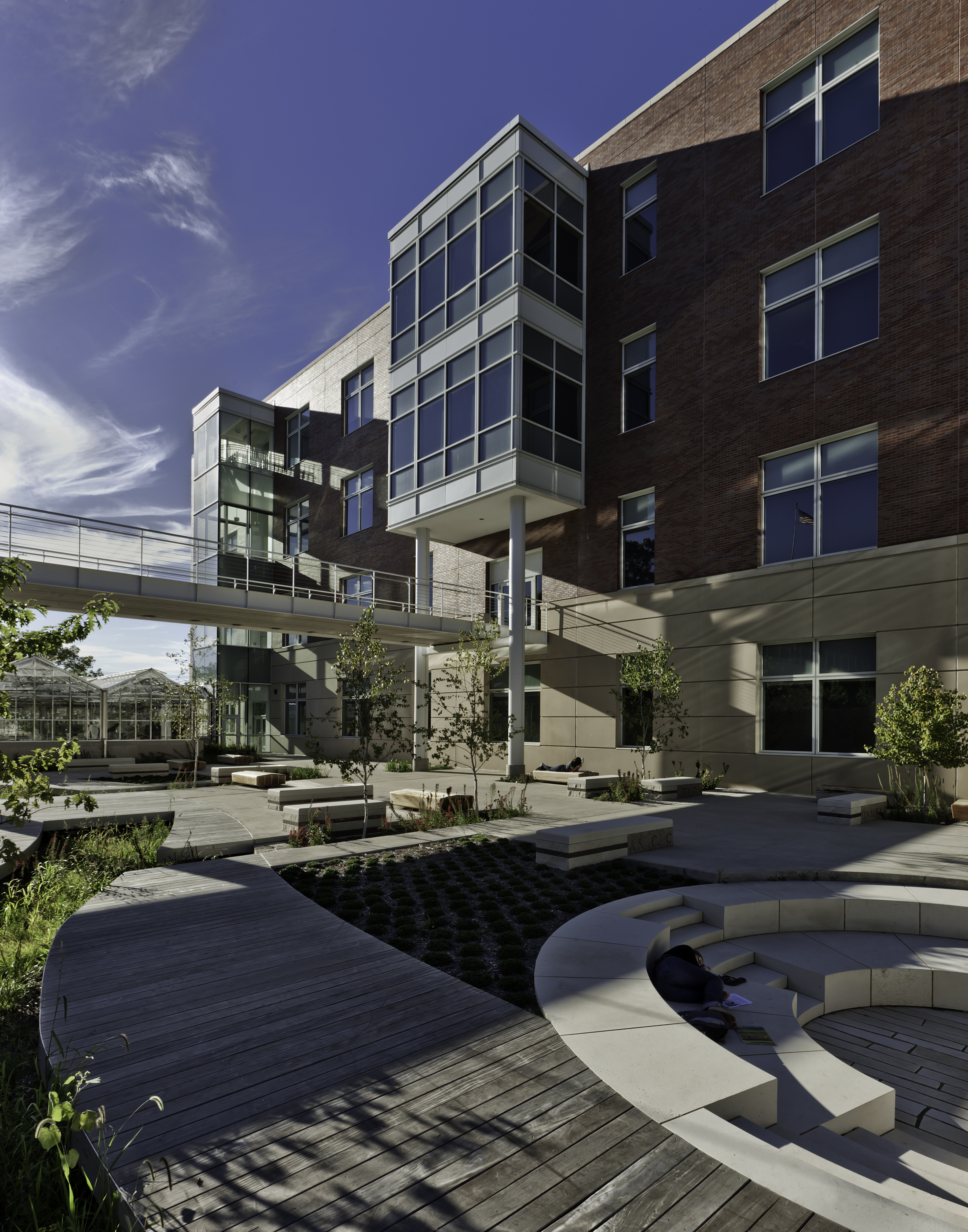 Beloit College - Center for the Sciences by Holabird & Root - Architizer