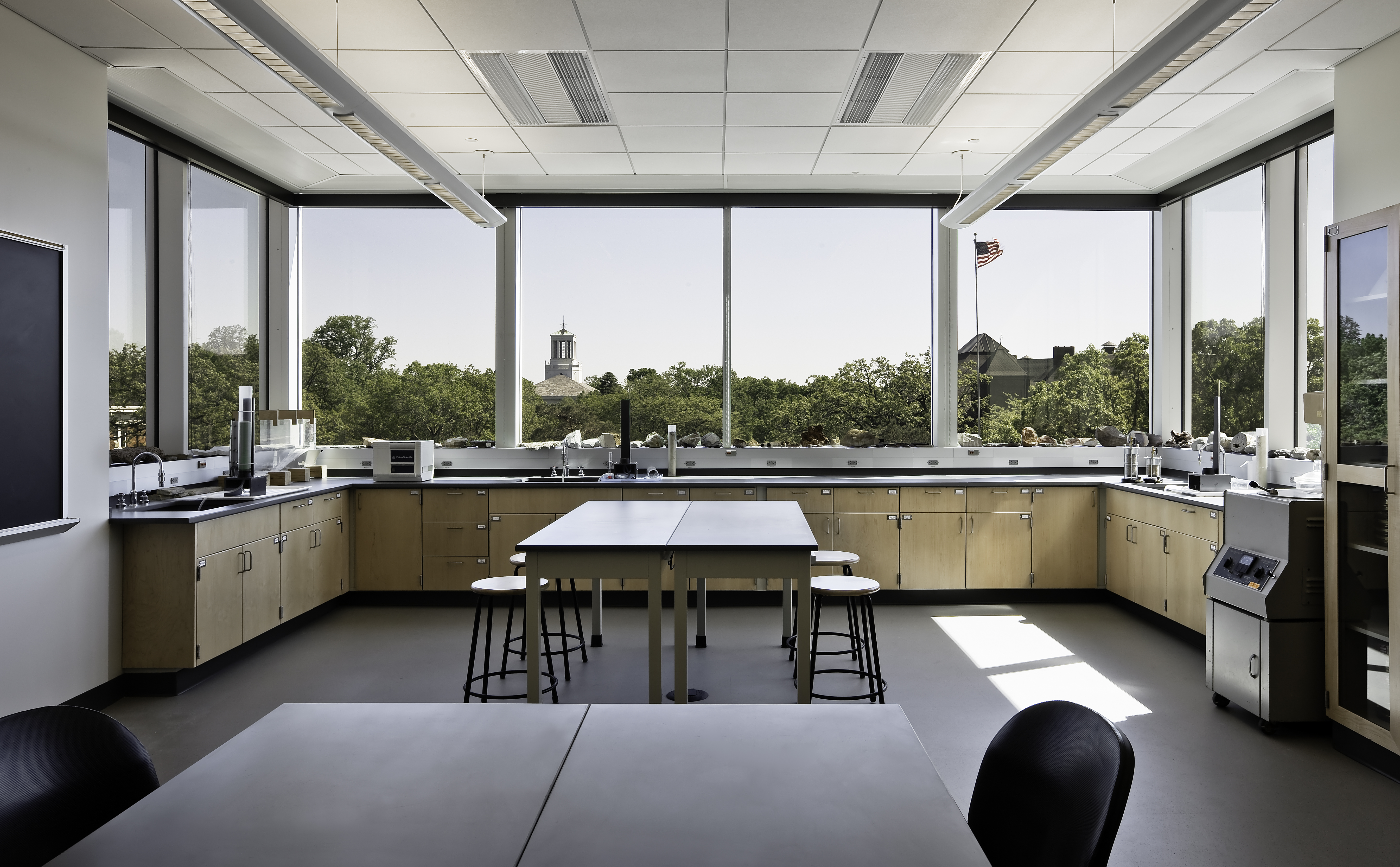 Beloit College - Center for the Sciences by Holabird & Root - Architizer