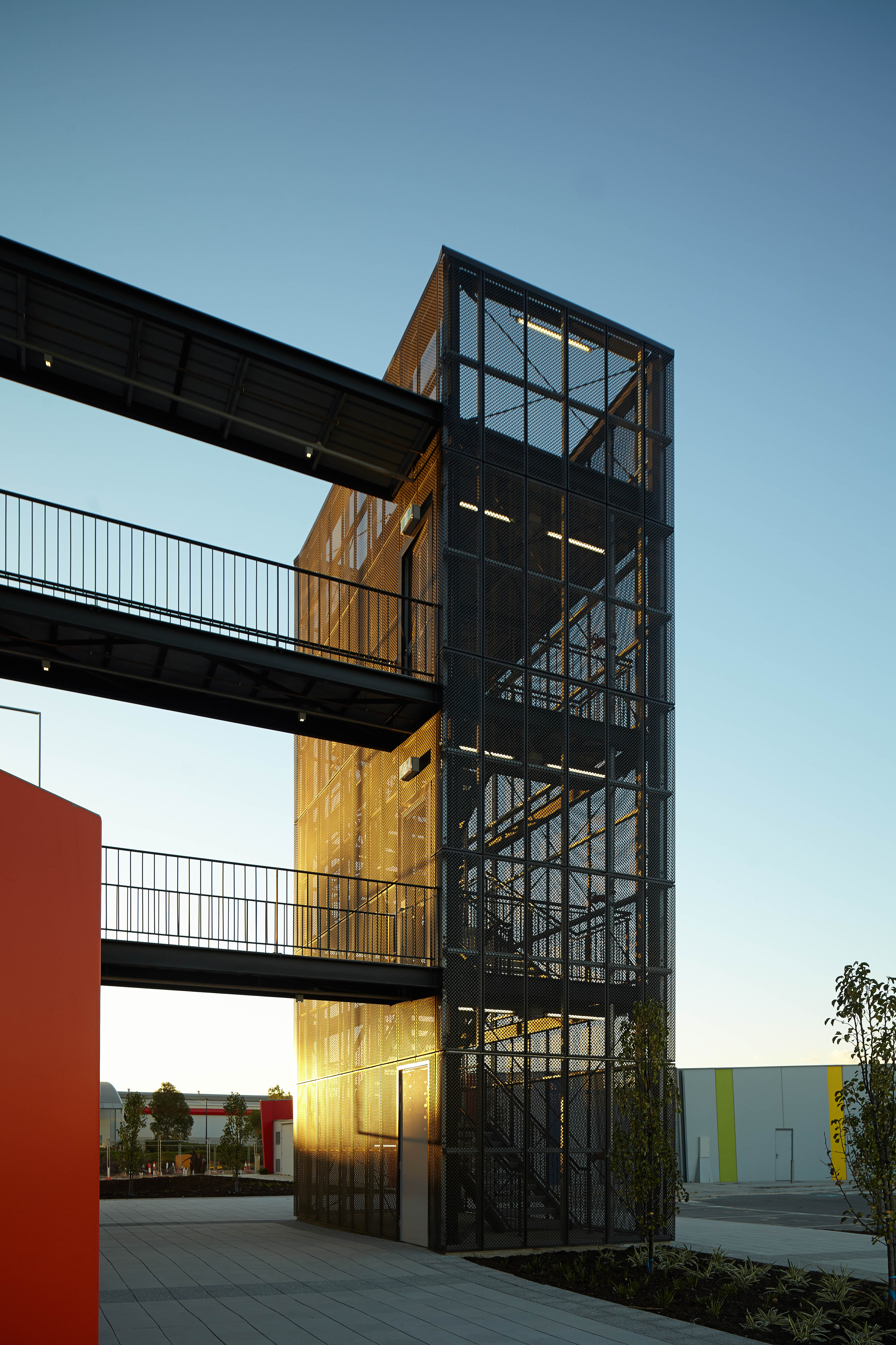 Australian Federal Police office at Perth Airport by DnA Architects ...