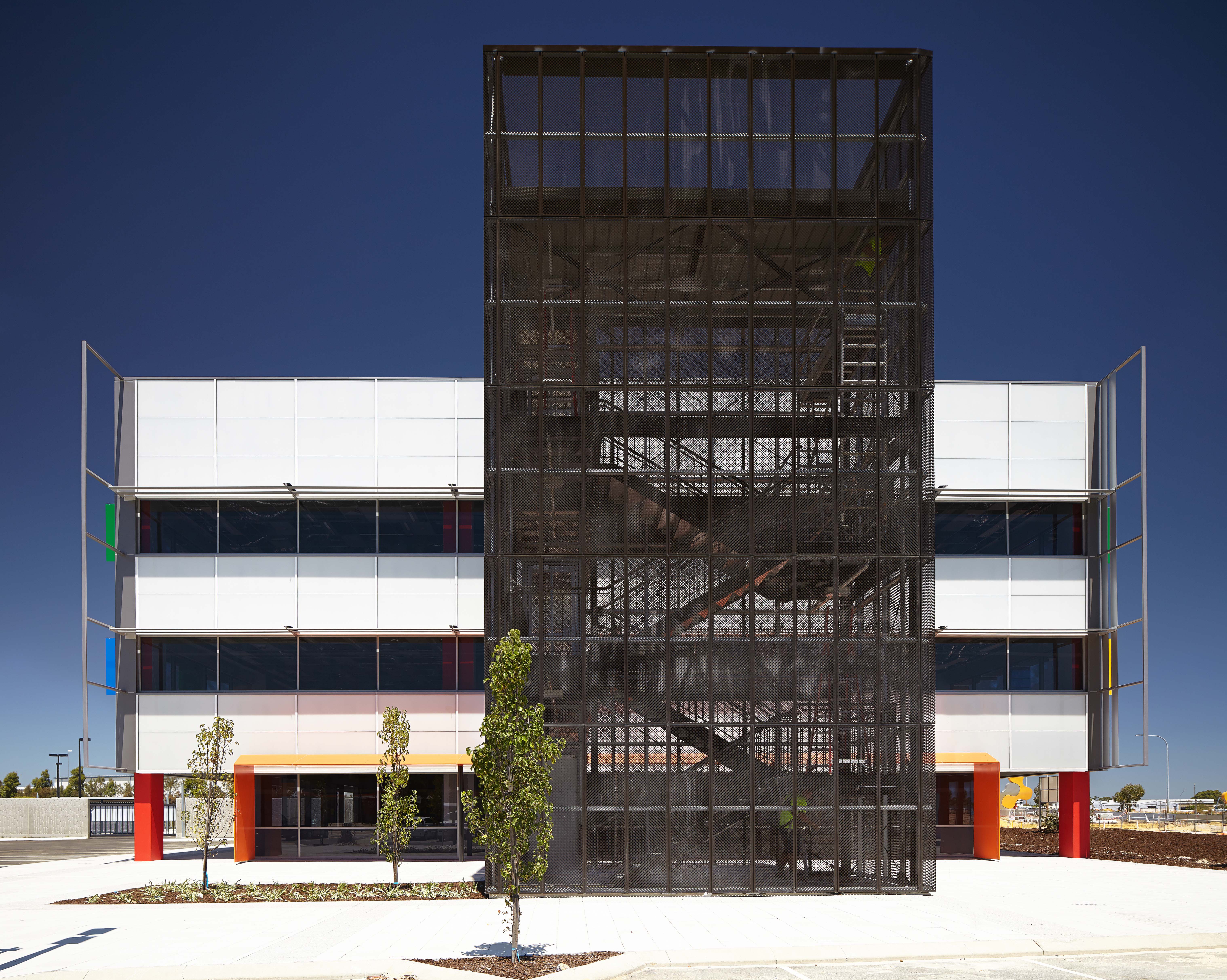 Australian Federal Police office at Perth Airport by DnA Architects ...