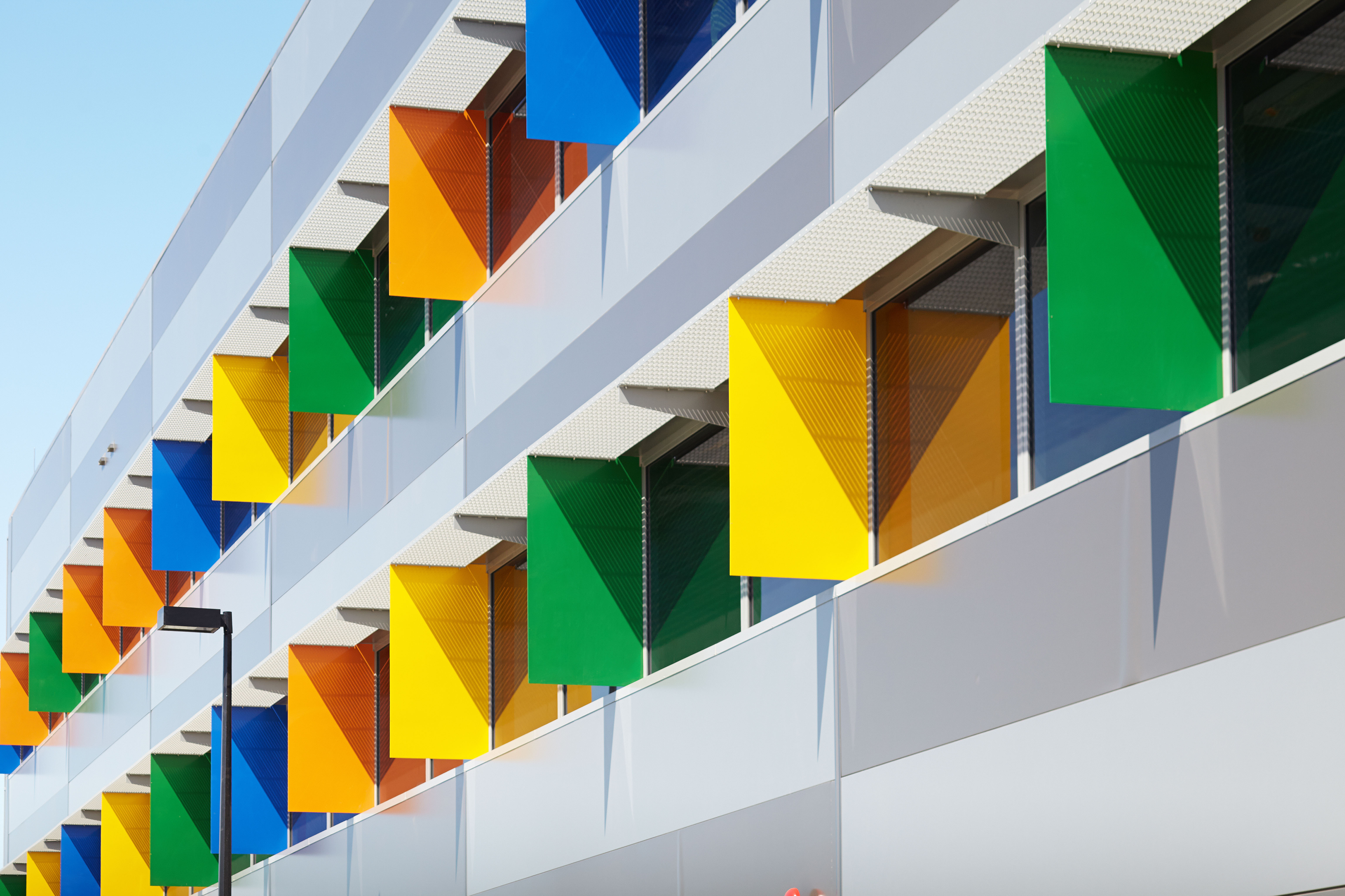 Australian Federal Police office at Perth Airport by DnA Architects ...