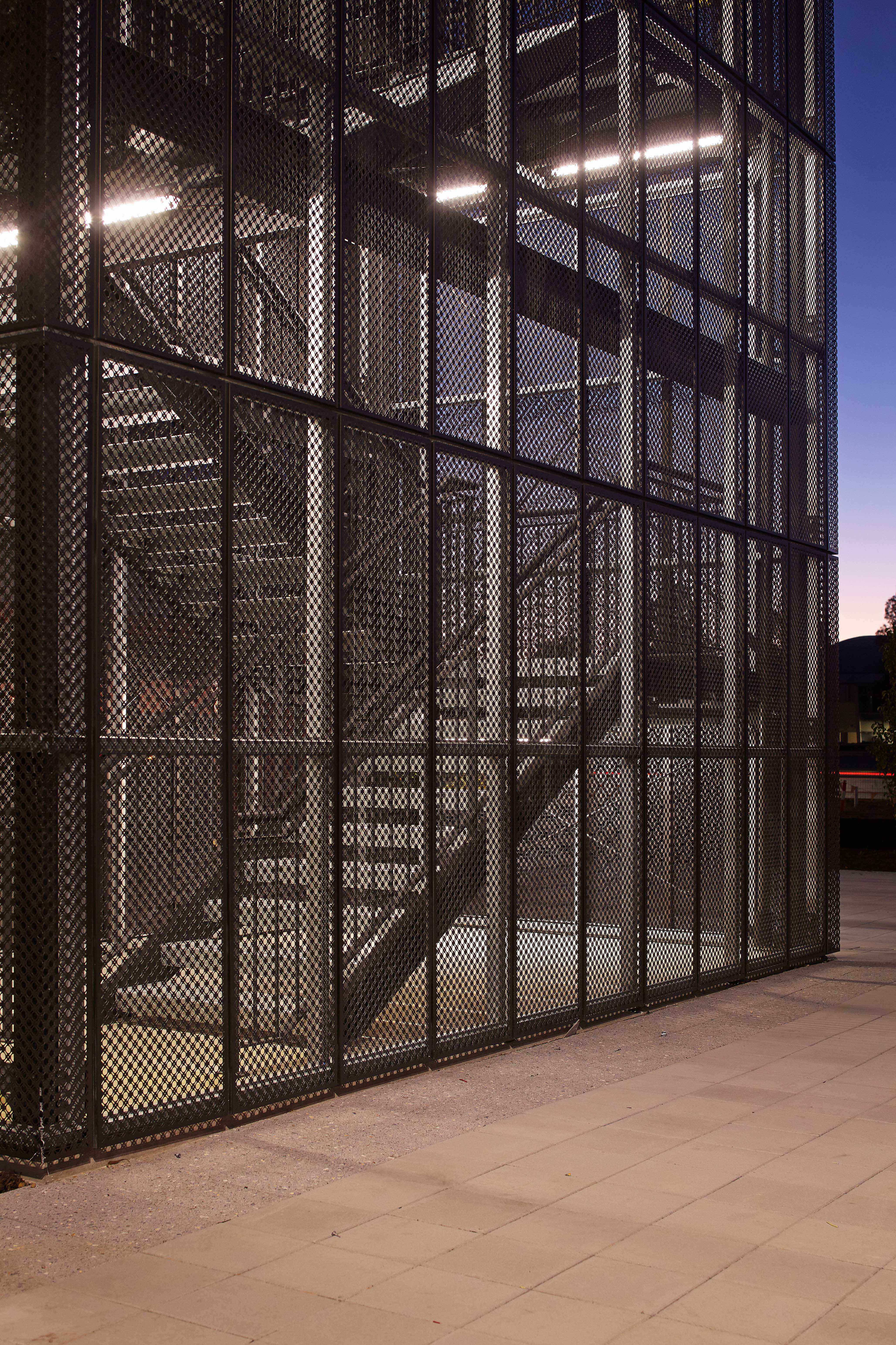 Australian Federal Police office at Perth Airport by DnA Architects ...