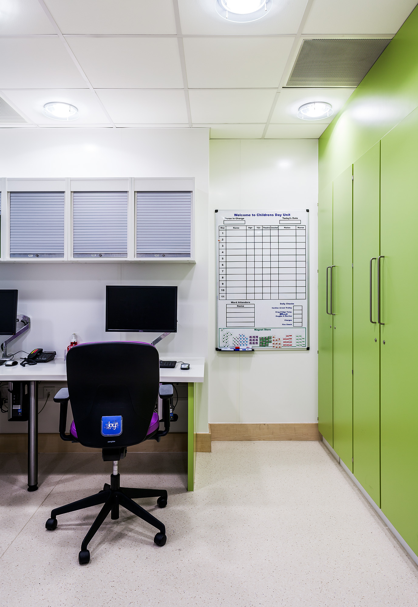 Portland Hospital Paediatric Day Case Unit by Sonnemann Toon Architects ...