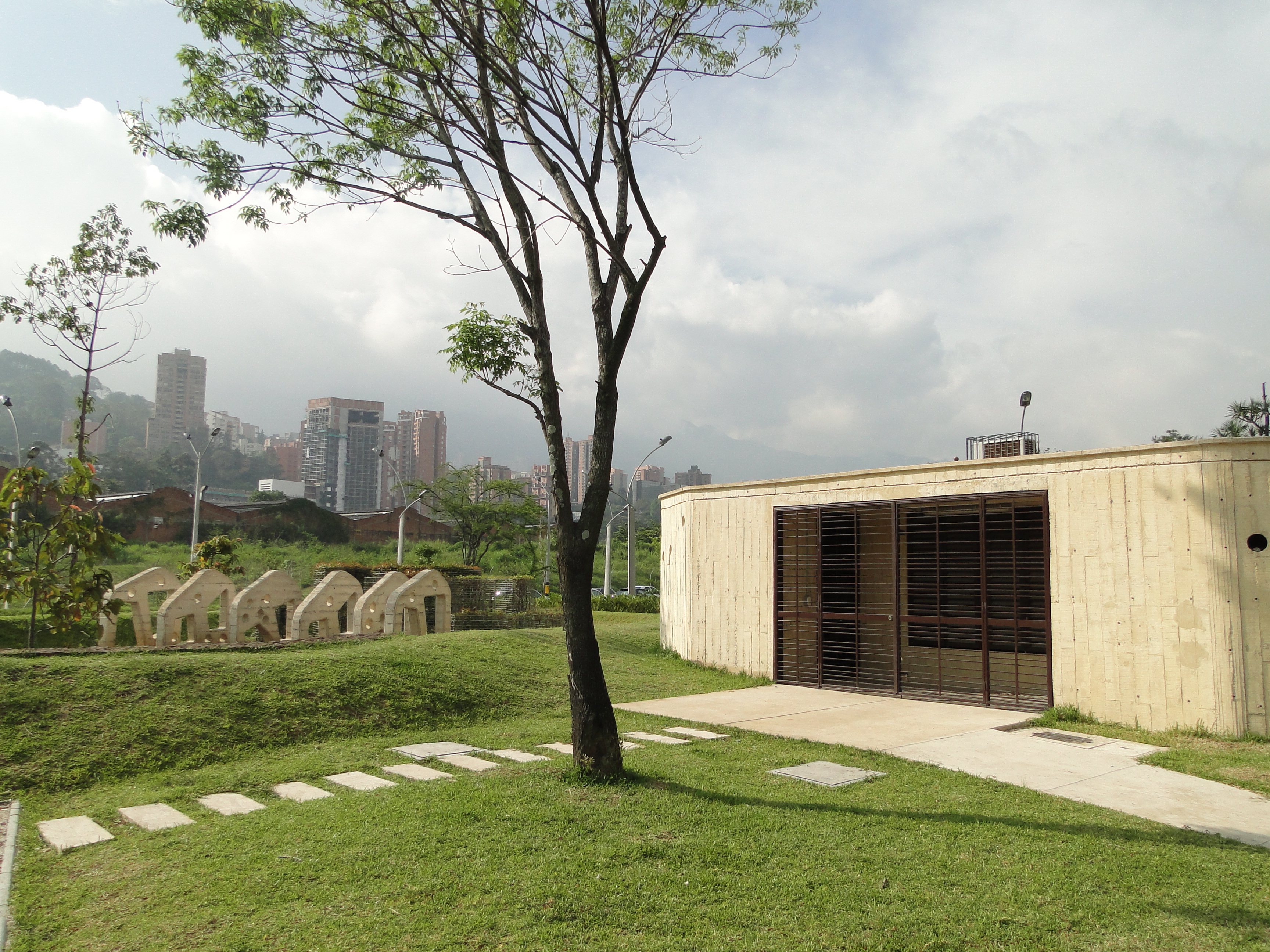 Parque Ciudad del Rio / SIMESA by JUAN ESTEBAN ARTEAGA MONTIEL ...