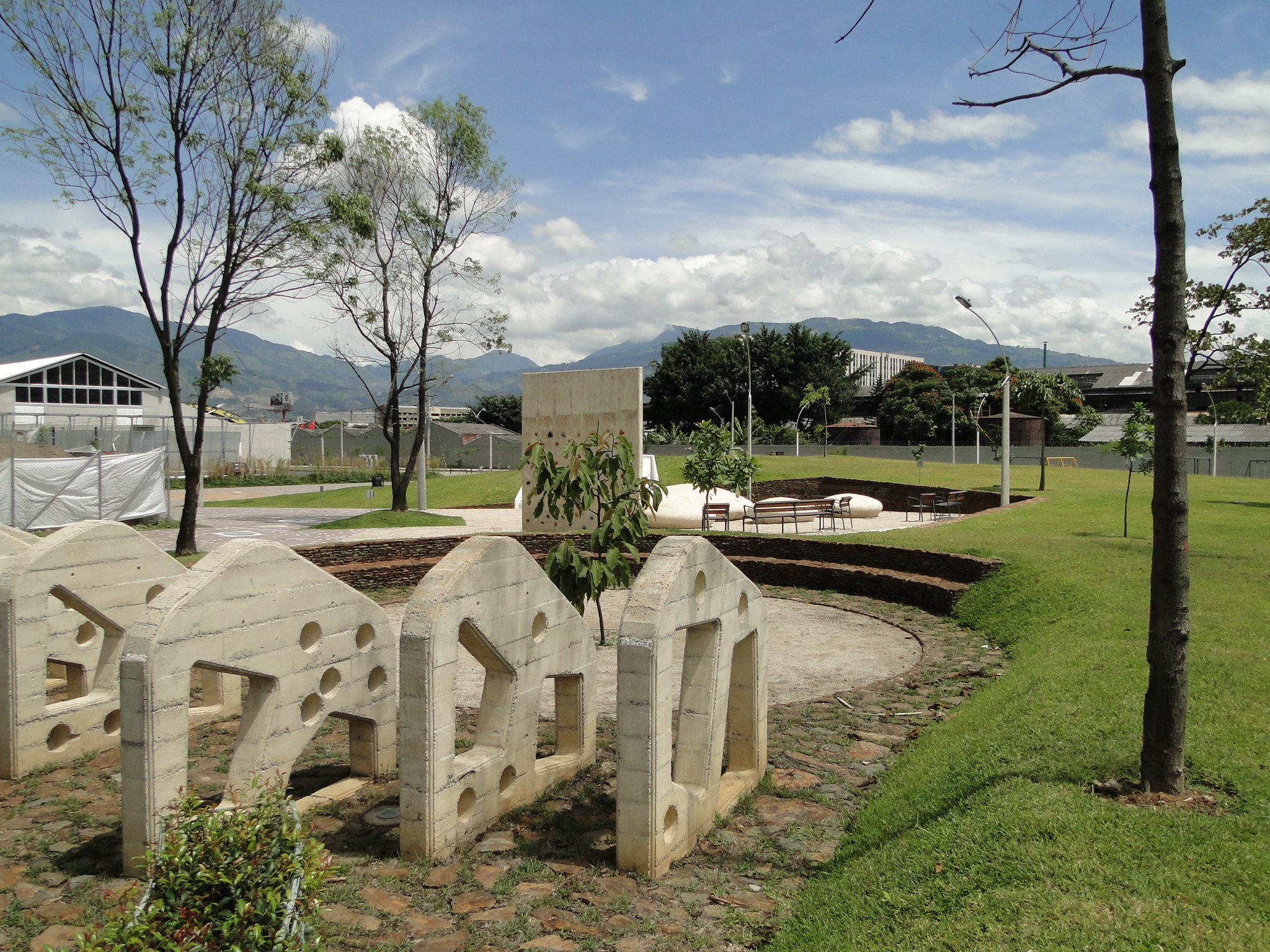 Parque Ciudad del Rio / SIMESA by JUAN ESTEBAN ARTEAGA MONTIEL ...