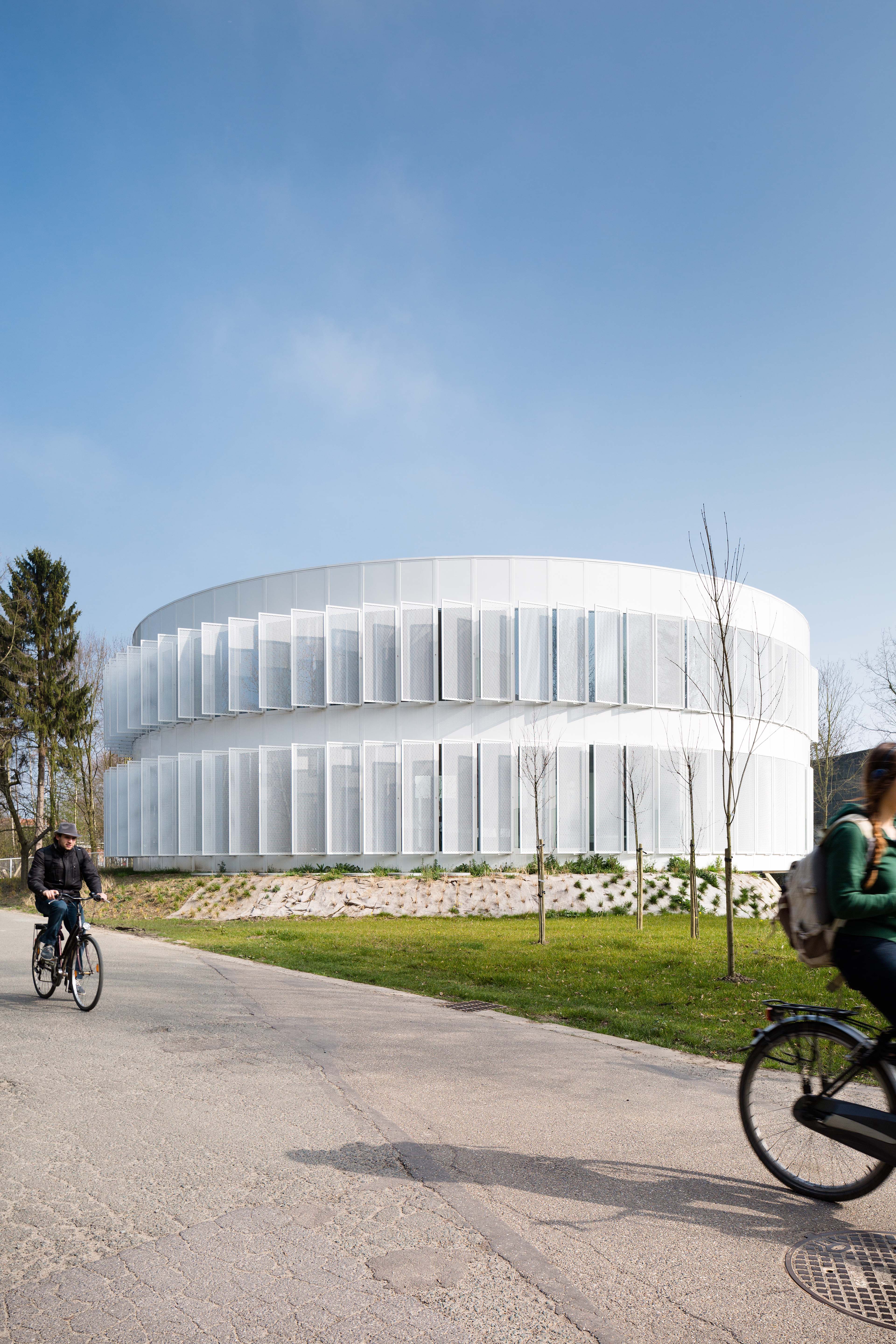 Fast Forward: 12 Field Houses Designed to Maximize Performance ...