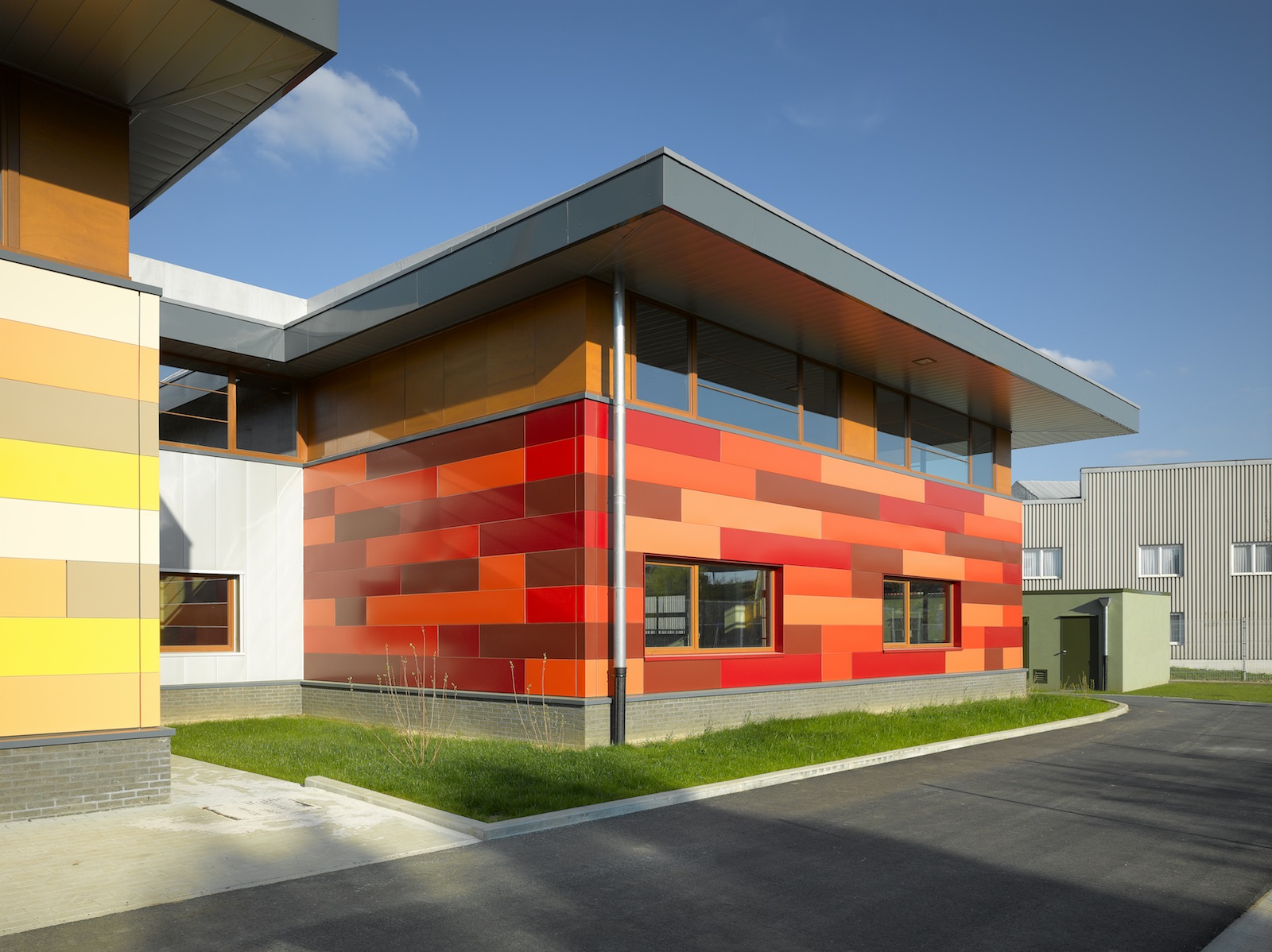 Newton Park Complex by BAEB - Bureau d'Architects Emmanuel Bouffioux ...