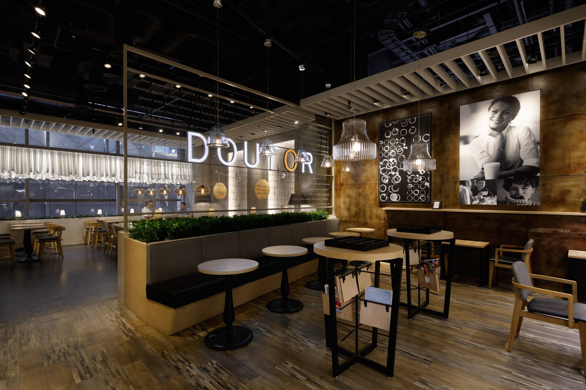 DOUTOR COFFEE SHOP by Kamio Design and Ichii Corporation - Architizer