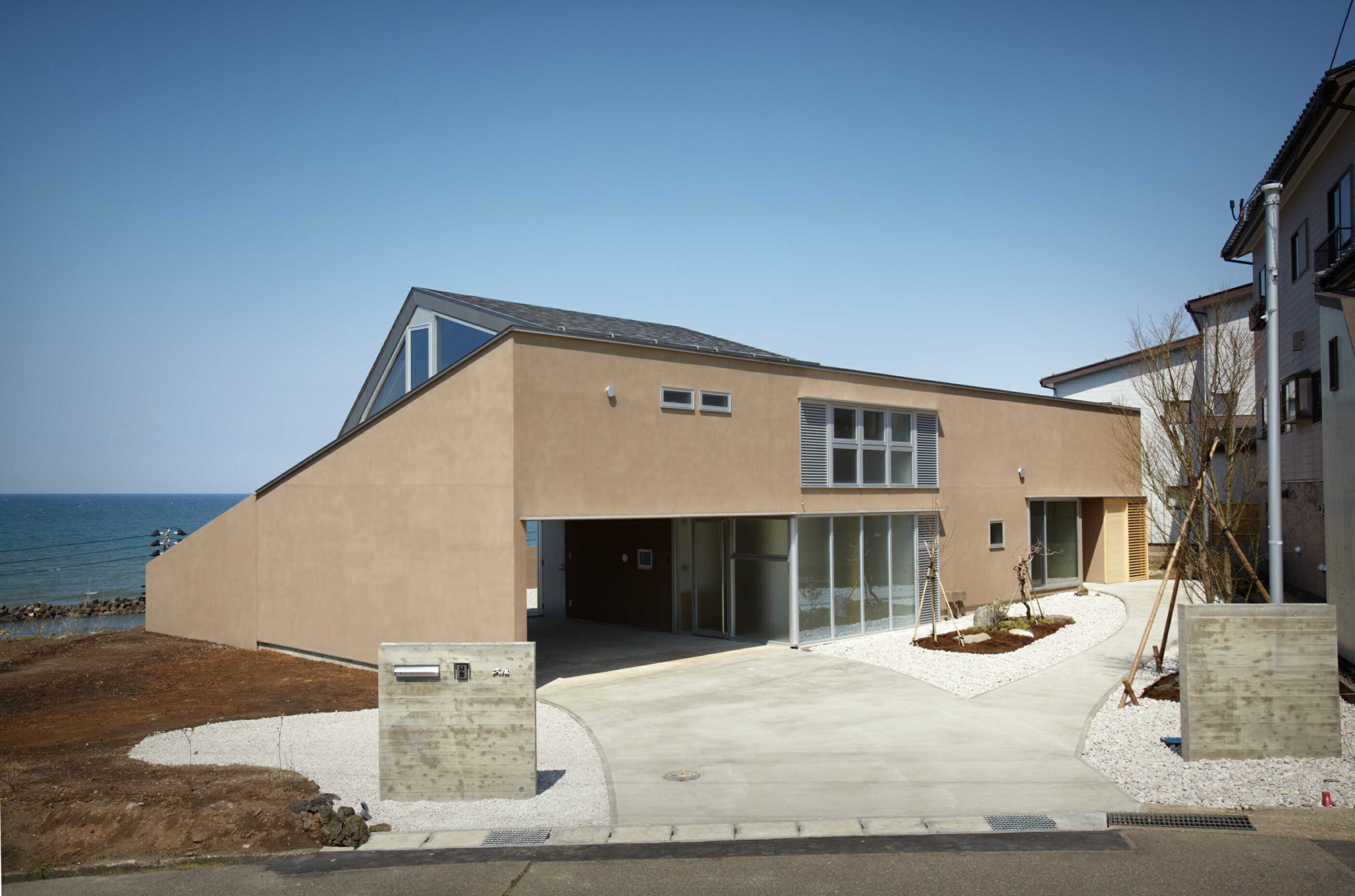 Horizontal Line Residence by Nakano Design Architects - Architizer