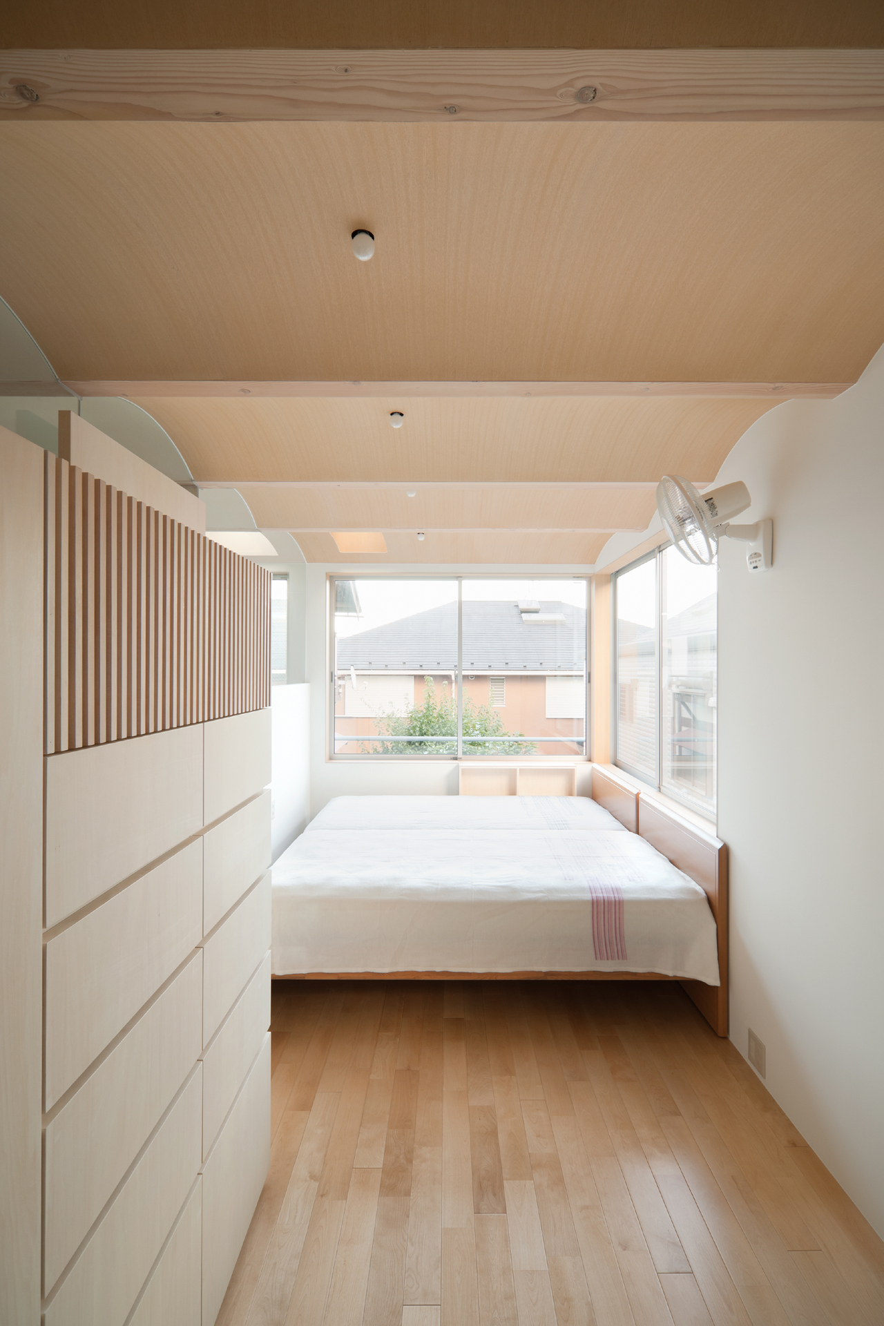 Nami-Nami (Waving) House by FLAT HOUSE - Architizer