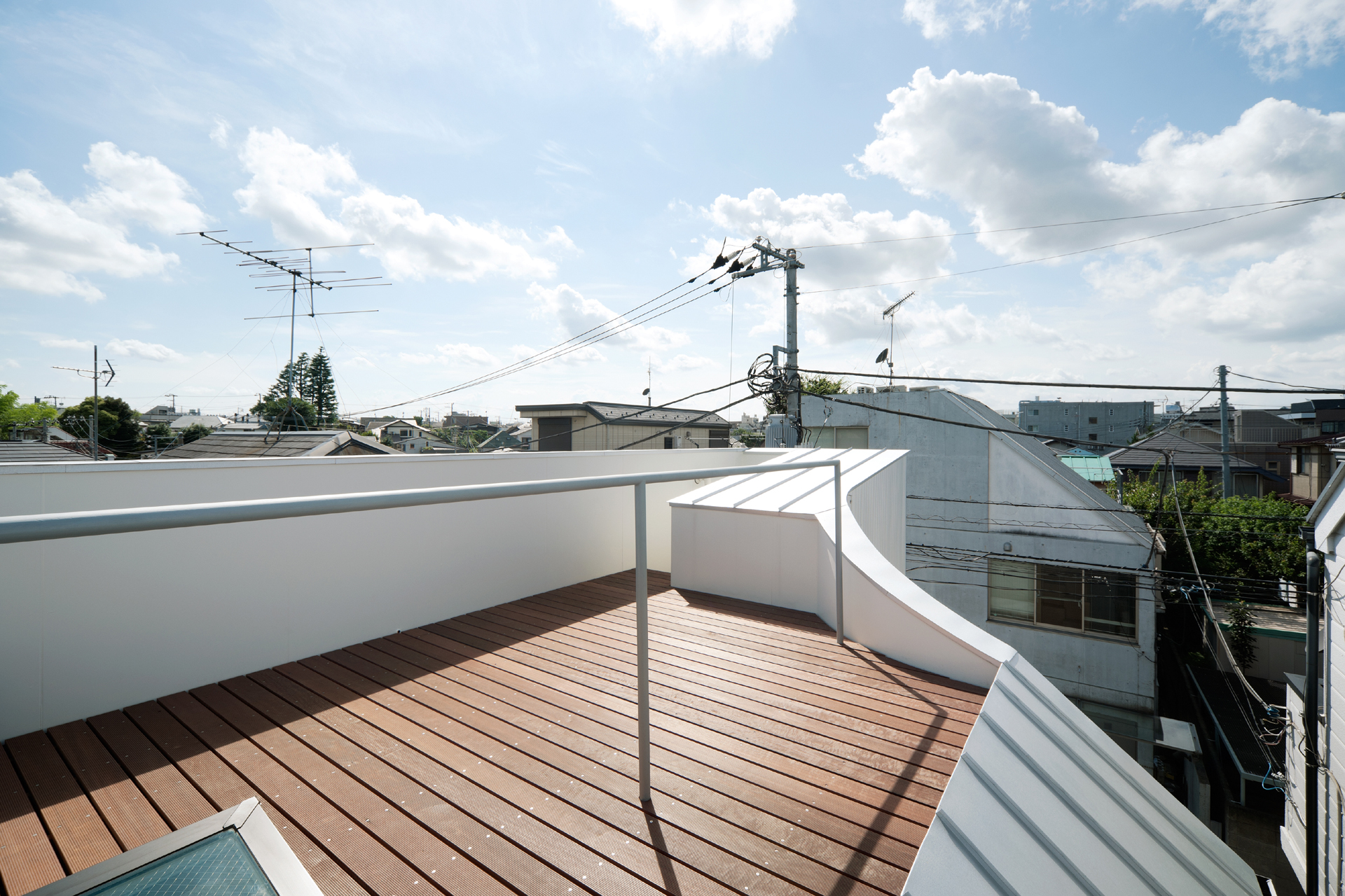 Nami-Nami (Waving) House by FLAT HOUSE - Architizer