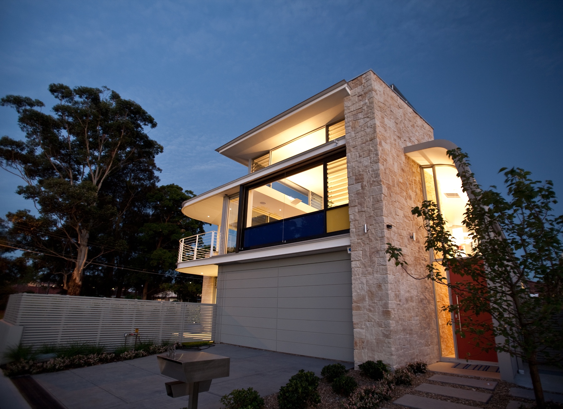 Intersecting House by Steele Associates Pty. Ltd. - Architizer