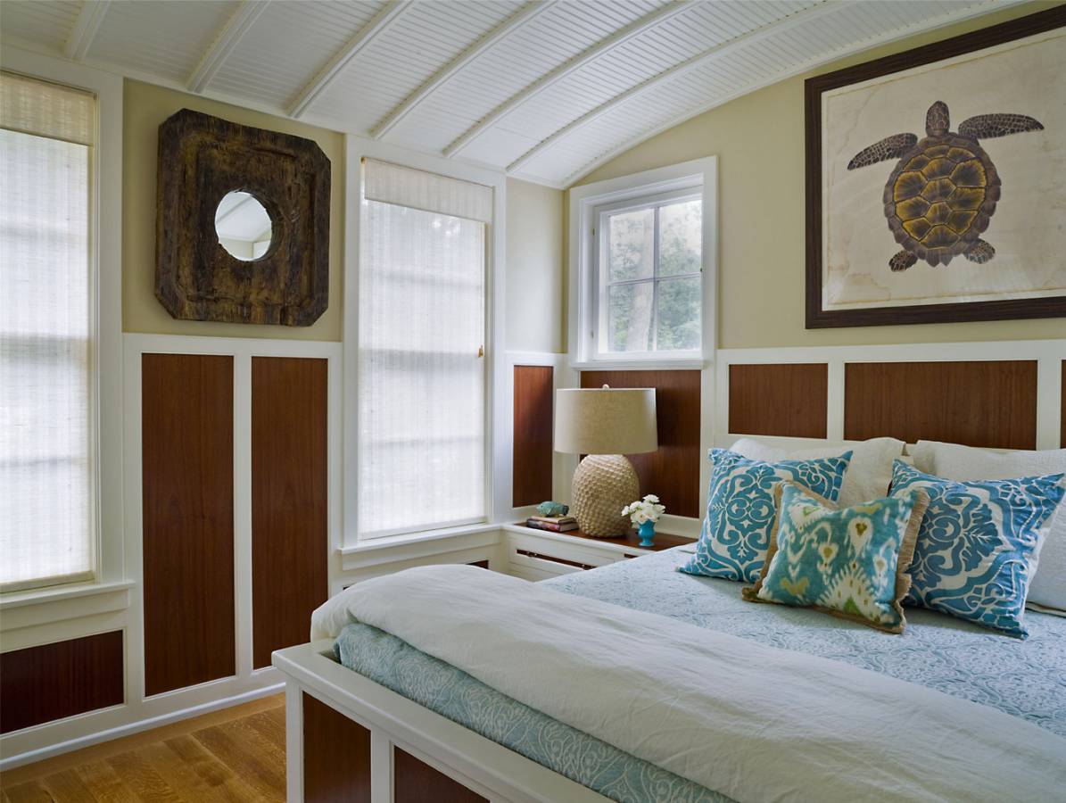 Shingle Style Overlooking the Beach by Austin Patterson Disston ...