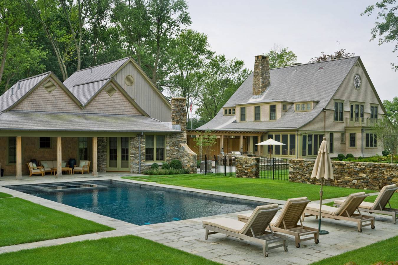 Shingle Style Overlooking the Beach by Austin Patterson Disston ...