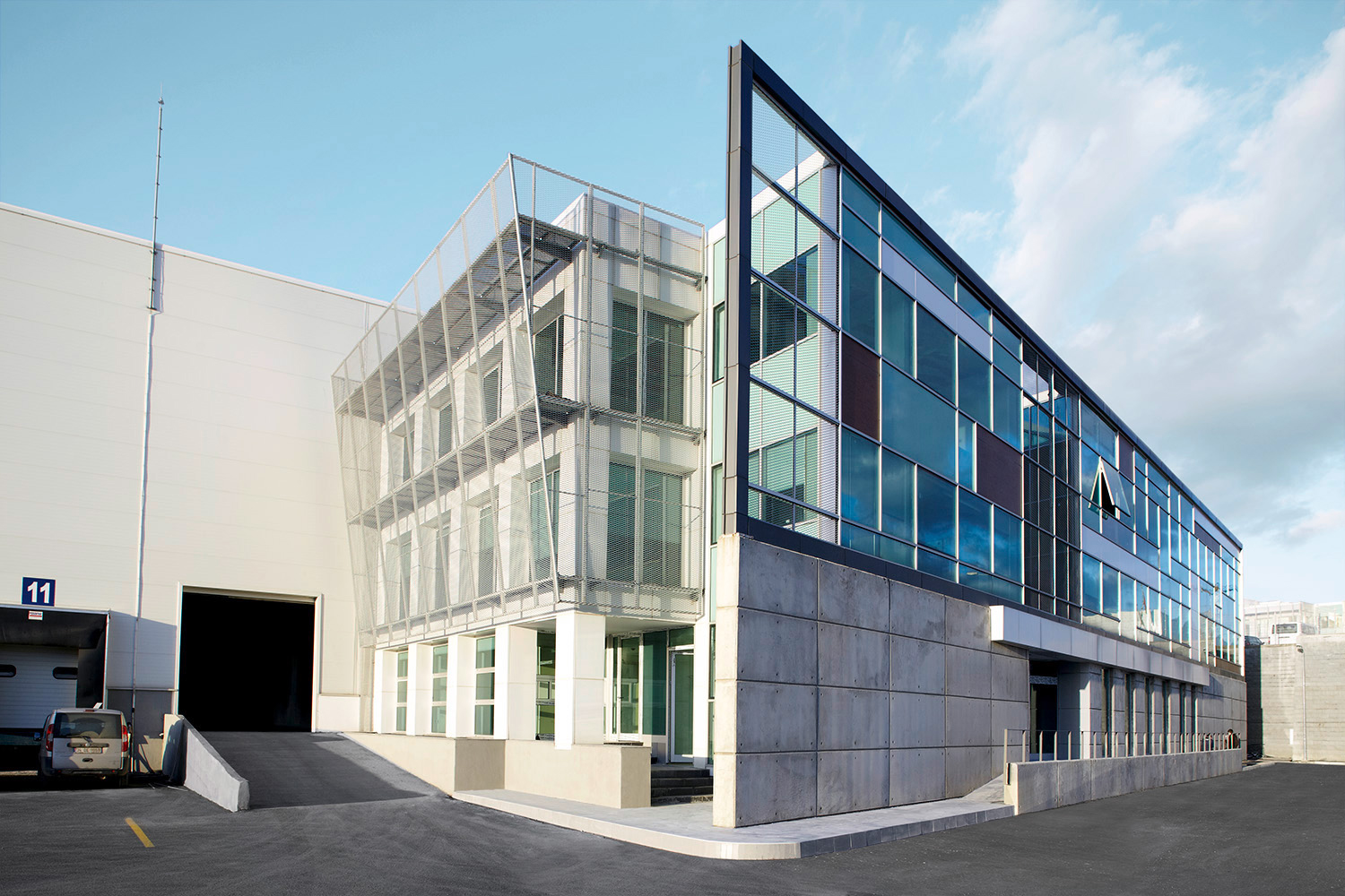 Logipark Logistic Park and Administrative Offices by Iglo Architects ...
