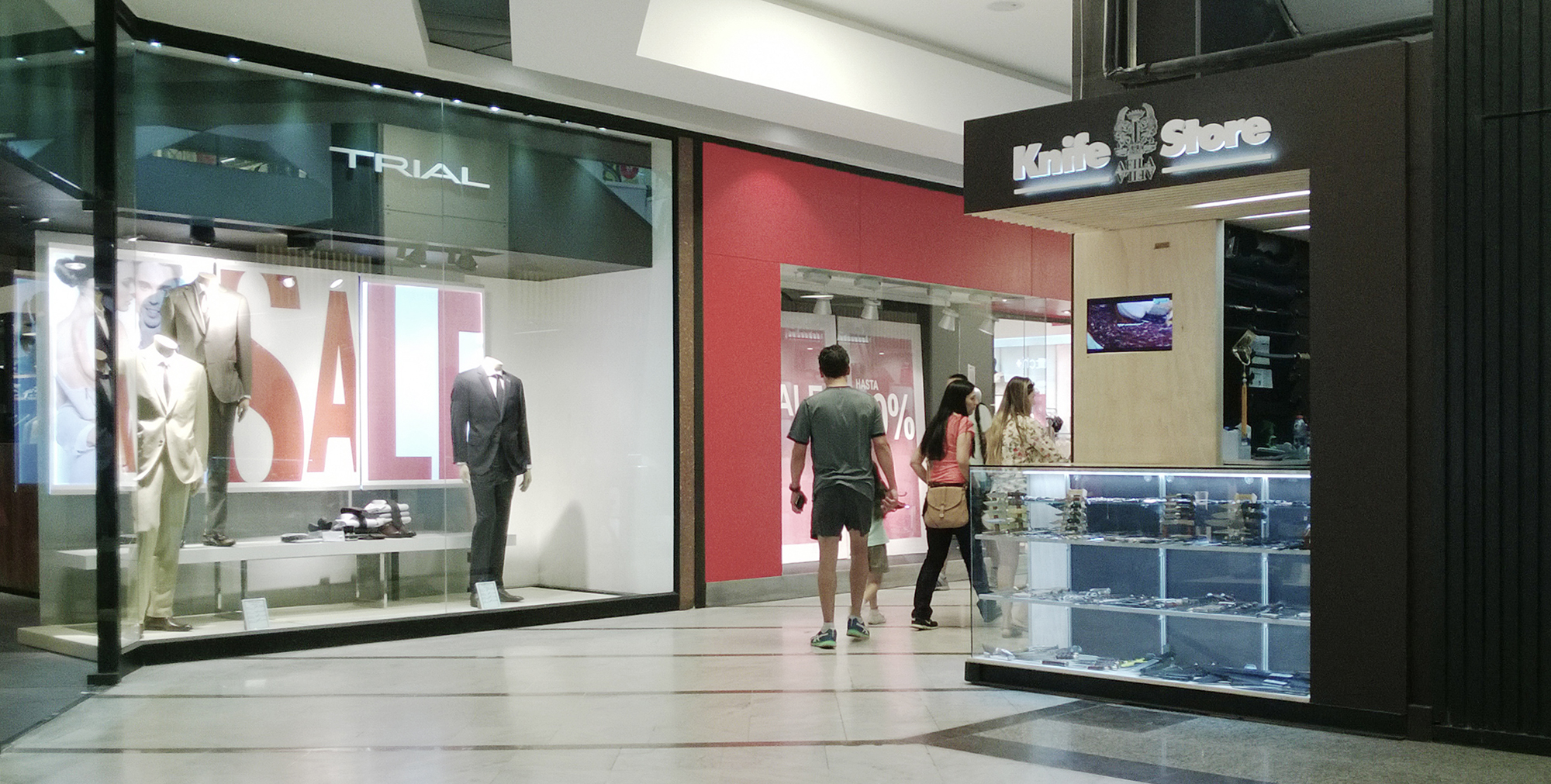 Knife Store Mall Parque Arauco by SZAA (Sarmiento Zamora Associated ...