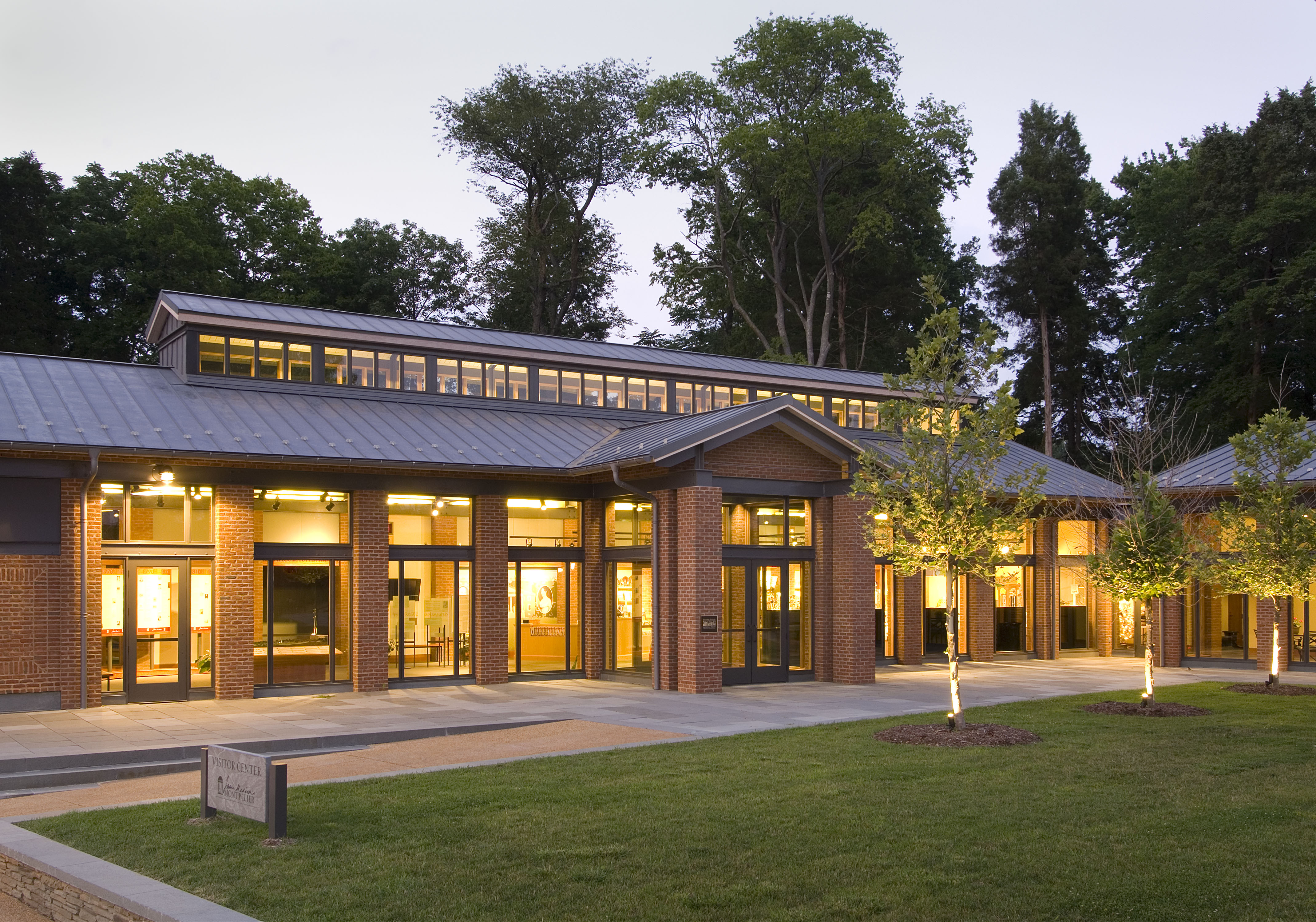 Washington Hall of the Historic Colonnade, Washington and Lee ...
