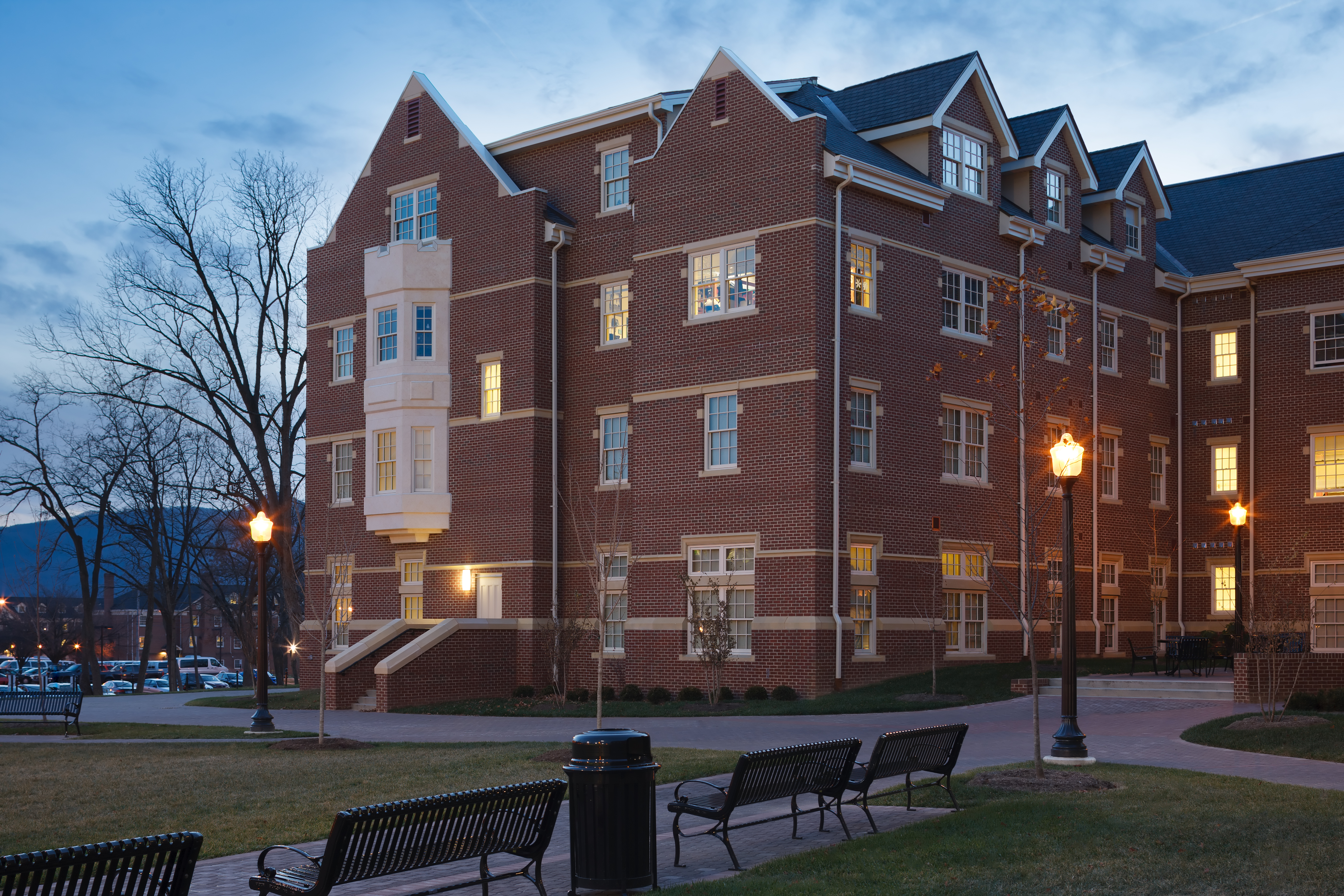 Washington Hall of the Historic Colonnade, Washington and Lee ...