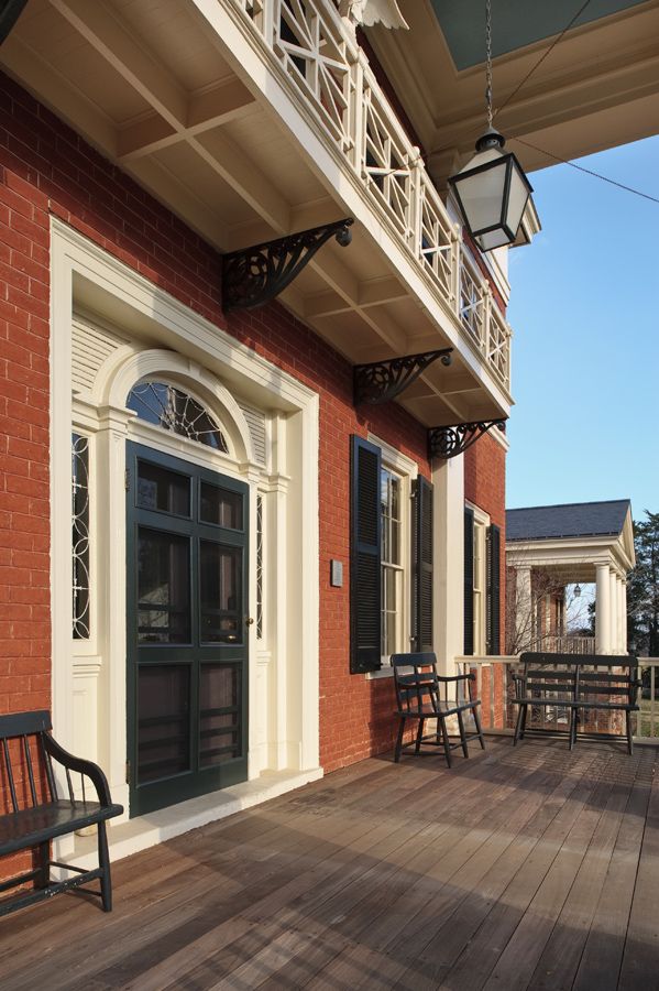 Washington Hall of the Historic Colonnade, Washington and Lee ...