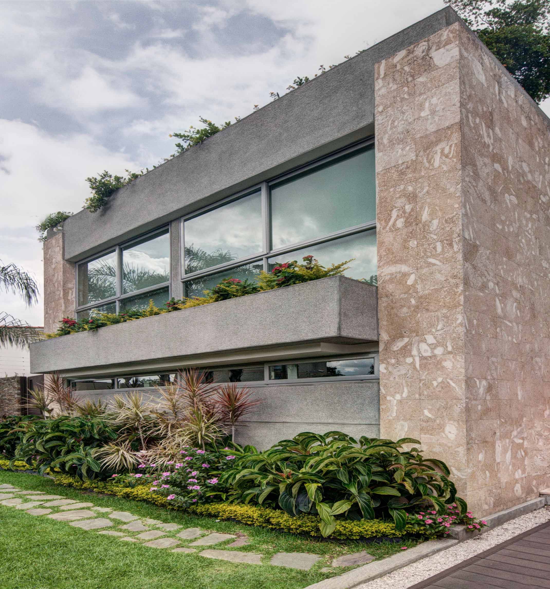 B House by Vivian Dembo Arquitectura - Architizer