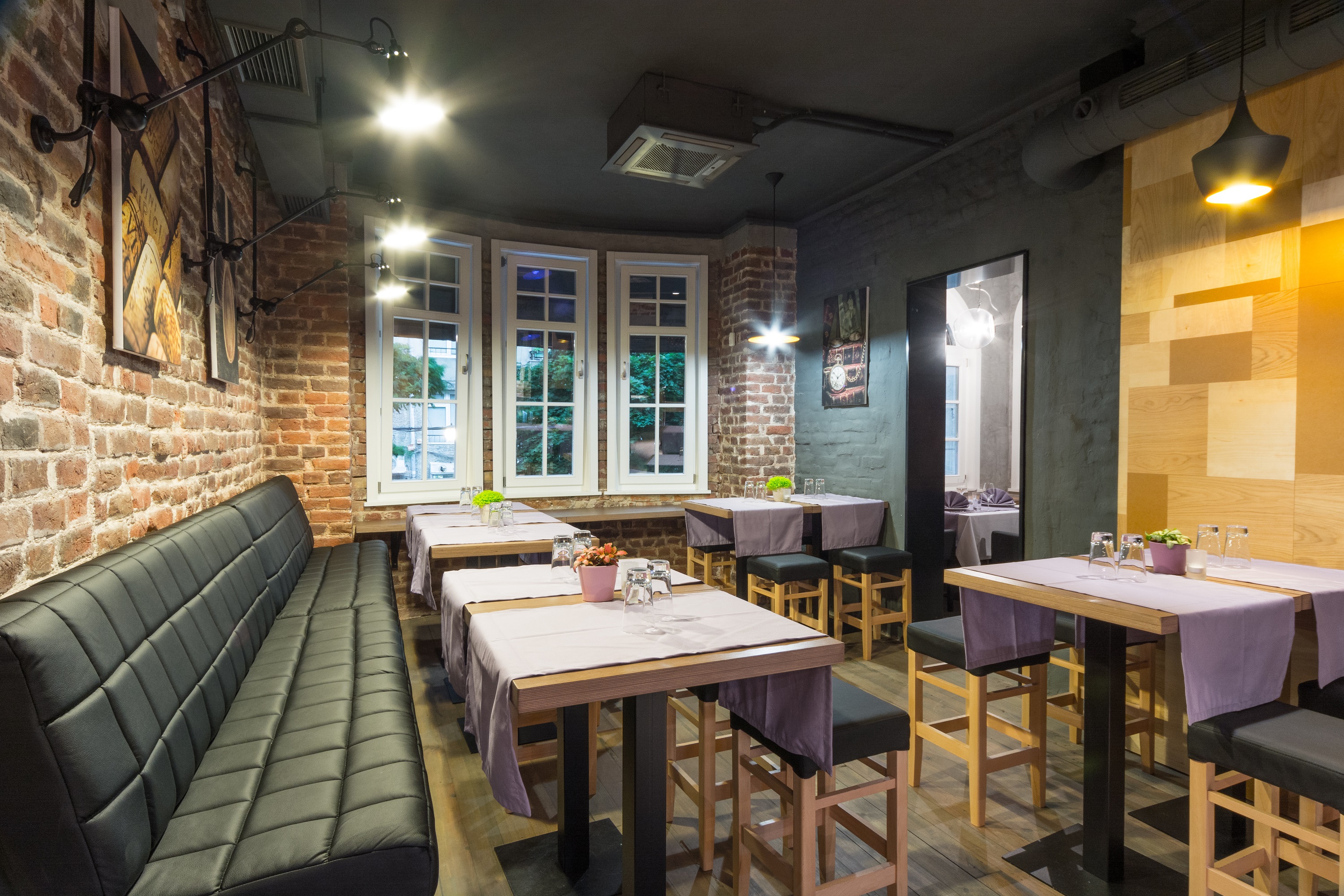 "The Clock" Restaurant by Markan Design Studio - Architizer