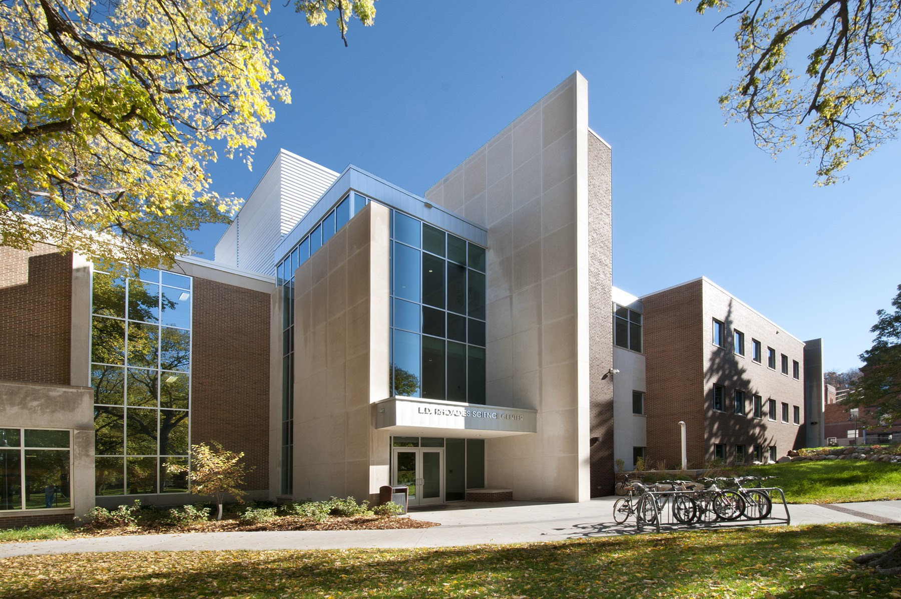 VCSU Rhoades Science Center by JLG Architects - Architizer